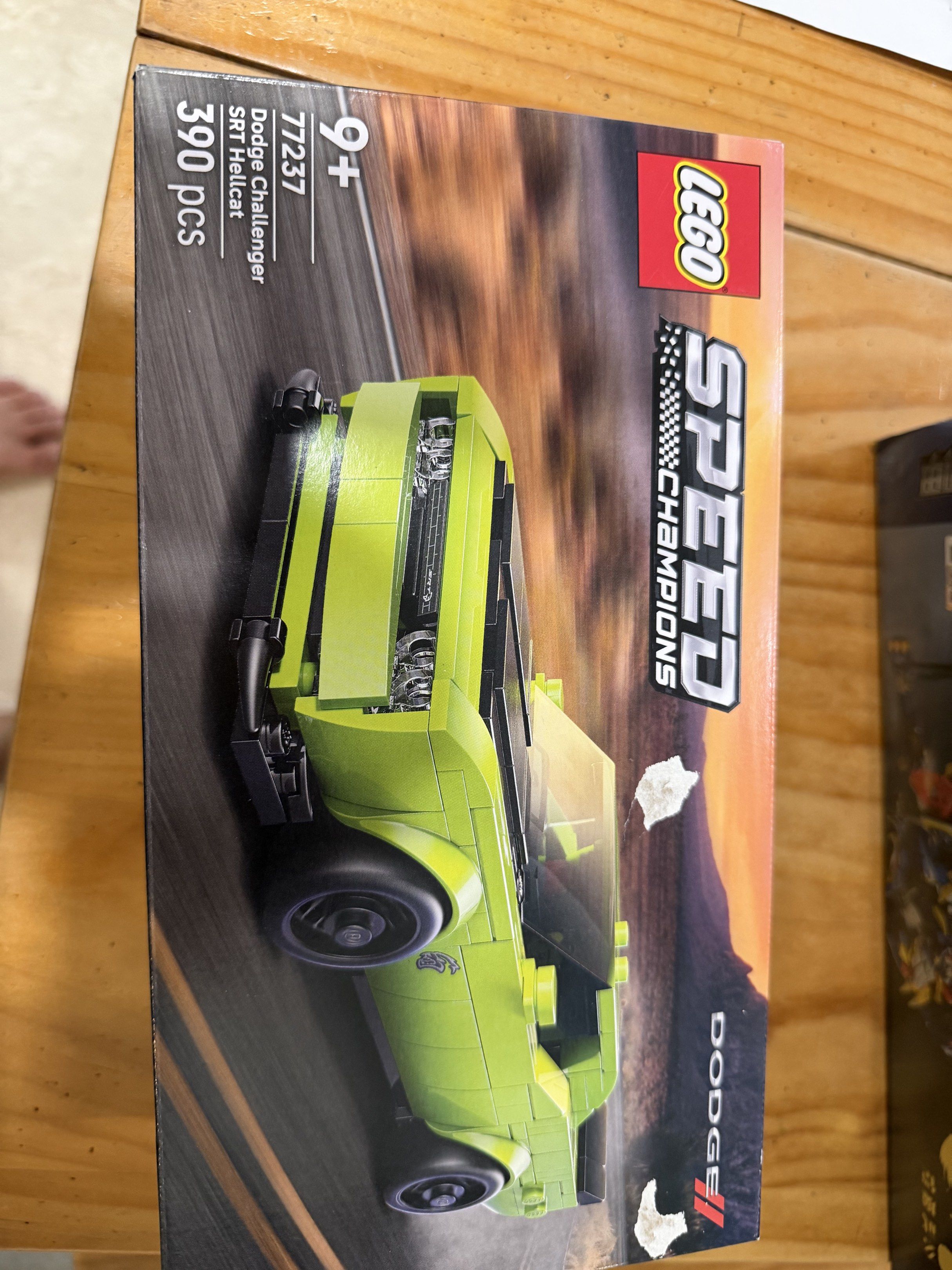 RRP $44 - LEGO Speed Champions Dodge Challenger SRT Hellcat, Hobbies ...