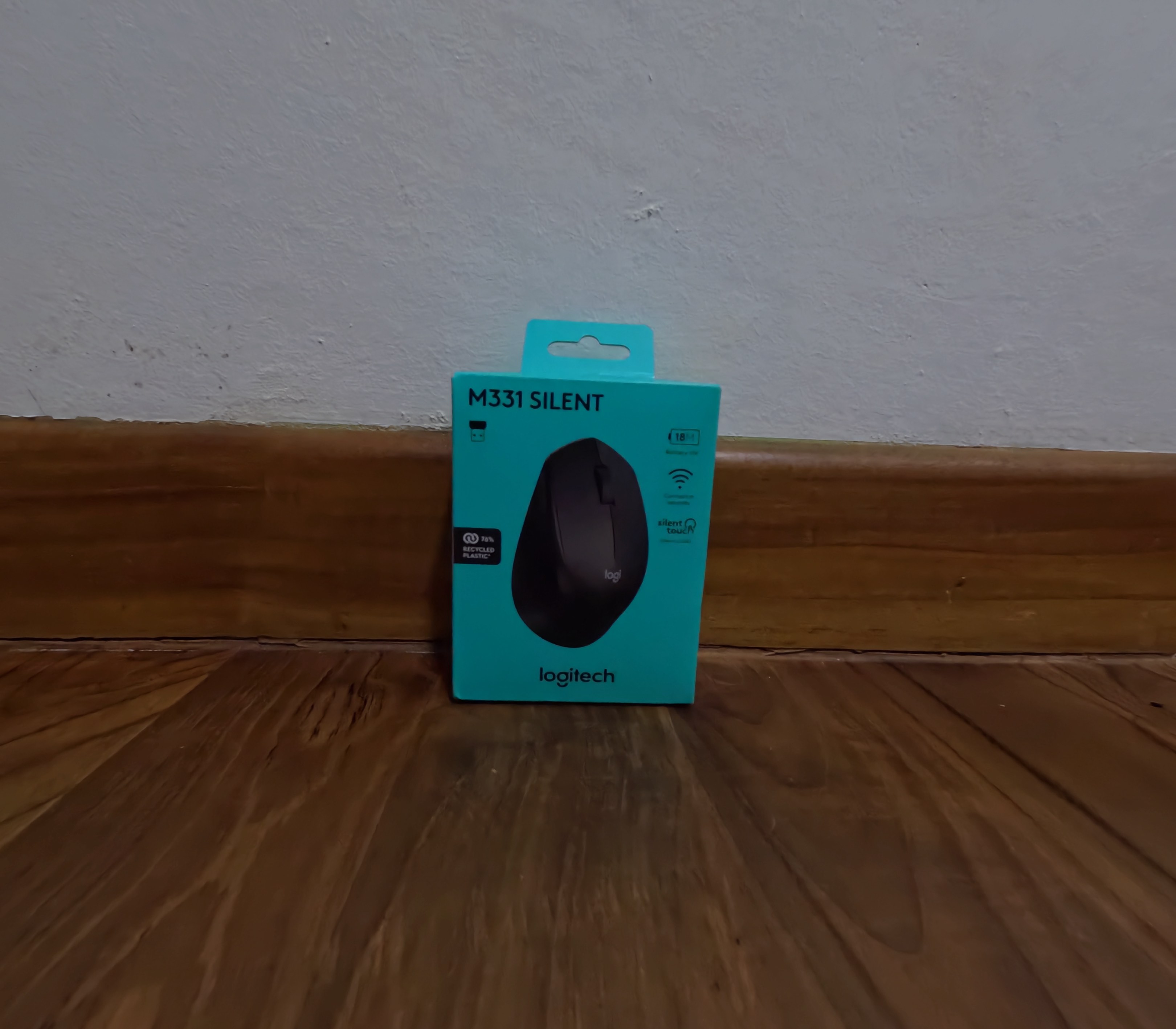 Logitech M331 Silent Wireless Mouse, Computers & Tech, Parts ...