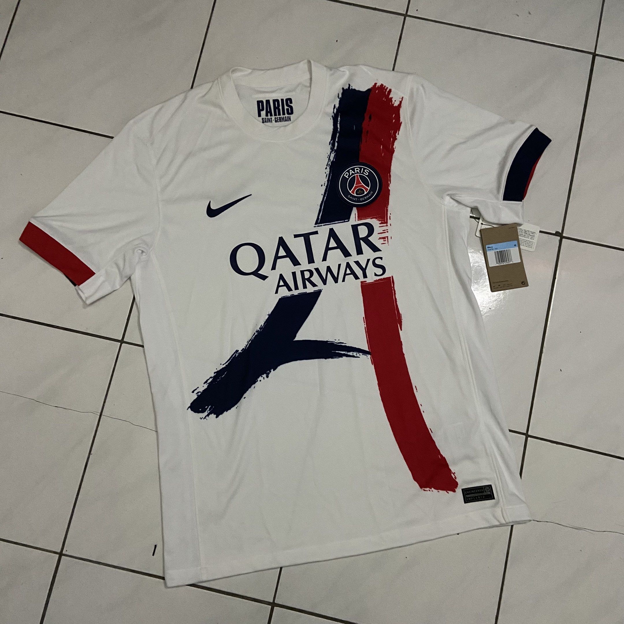 Nike psg 25/26 stadium away, Men's Fashion, Activewear on Carousell