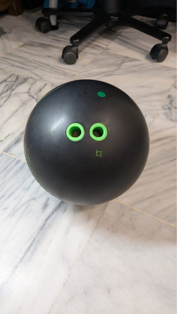 Pitch Black Urethane Bowling Ball 15lbs, Sports Equipment, Sports ...