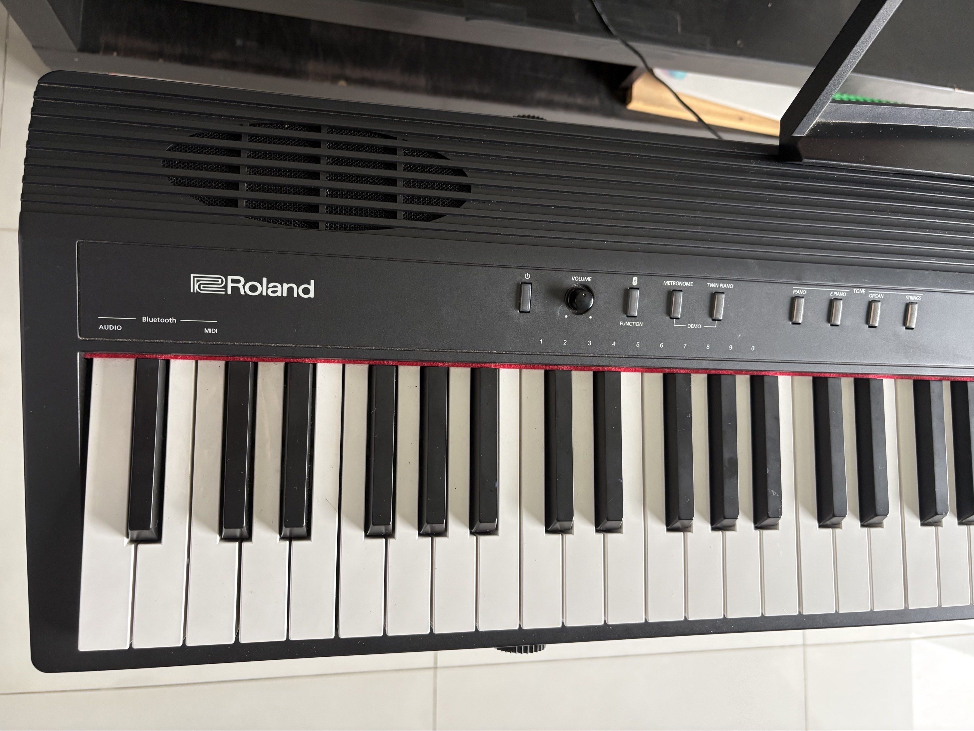 Roland GO:PIANO88 Digital Piano with Stand, Hobbies & Toys, Musical ...