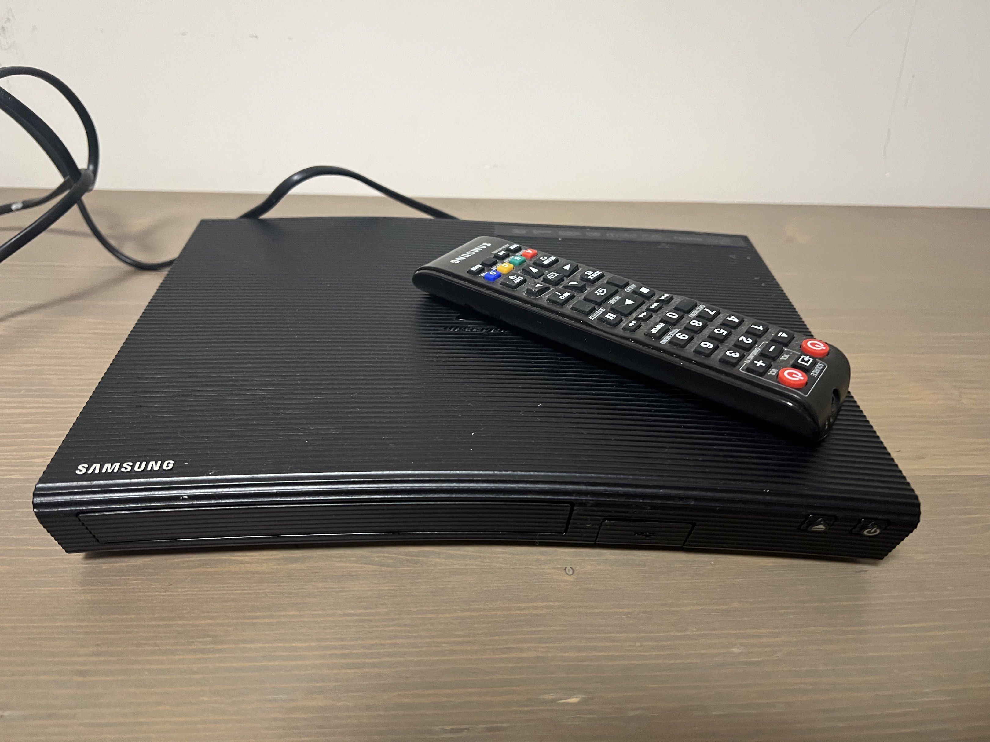 Samsung Blu-ray Player with Remote, 家庭電器, 電視 & 其他娛樂, 藍光及播放器 - Carousell