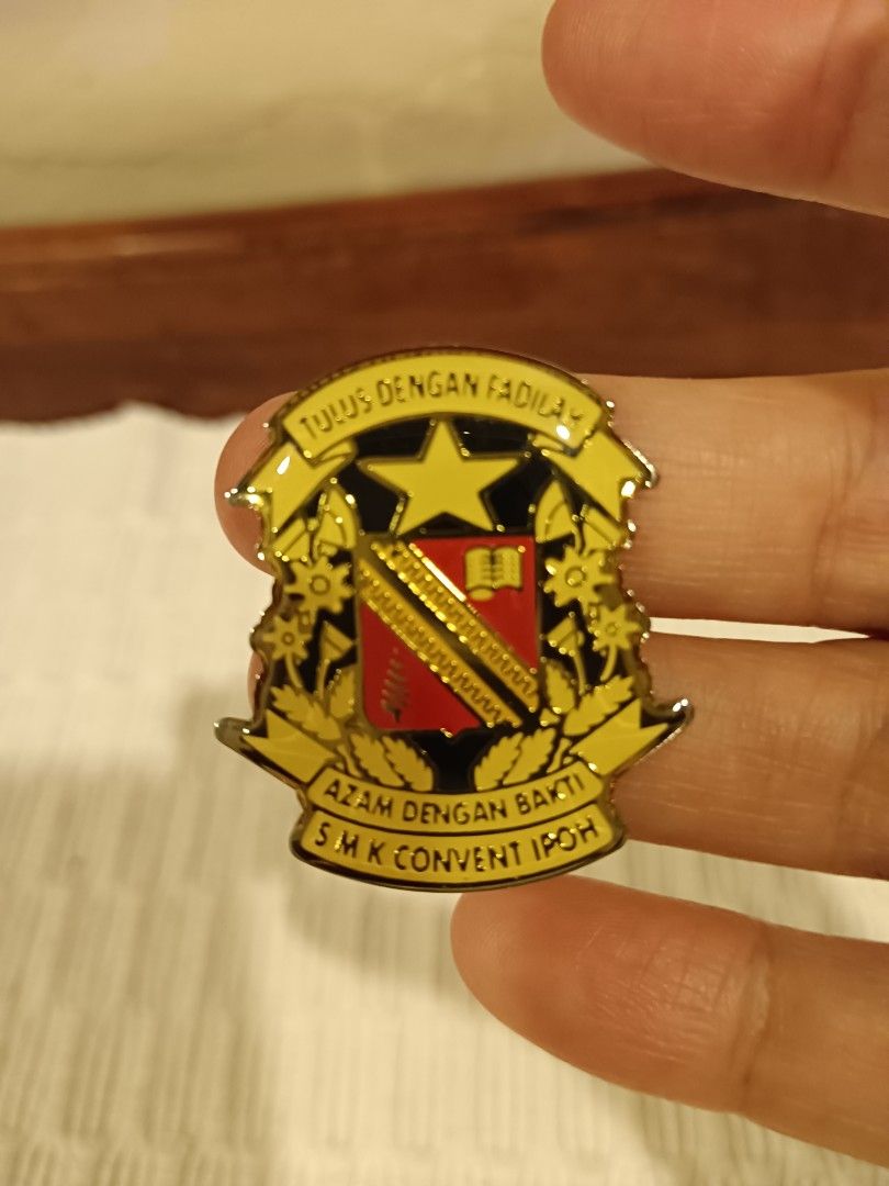 SMK Convent Ipoh School Badge, Everything Else, Others on Carousell