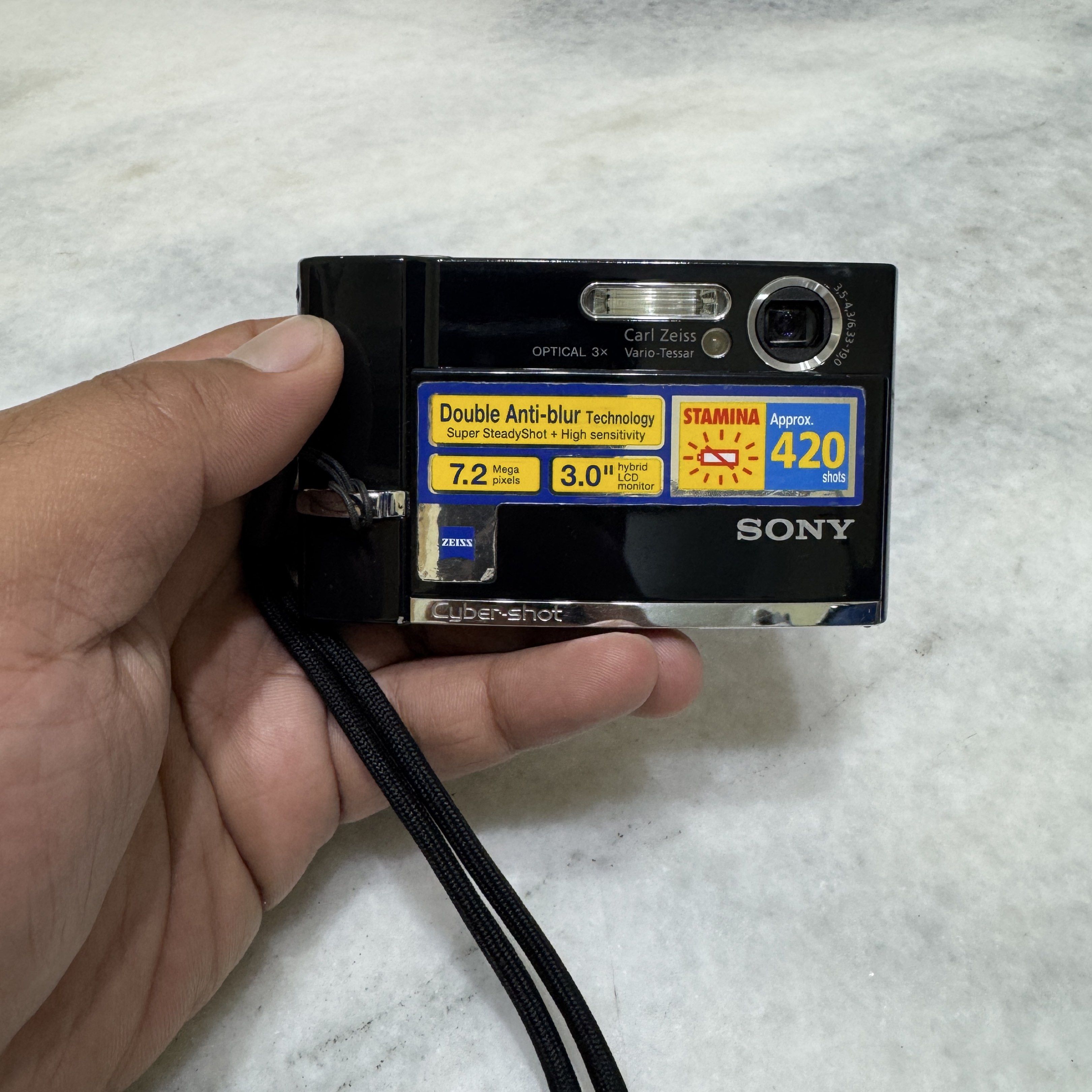 Sony Cyber-shot DSC-T30 Digital Camera, Photography, Cameras on Carousell