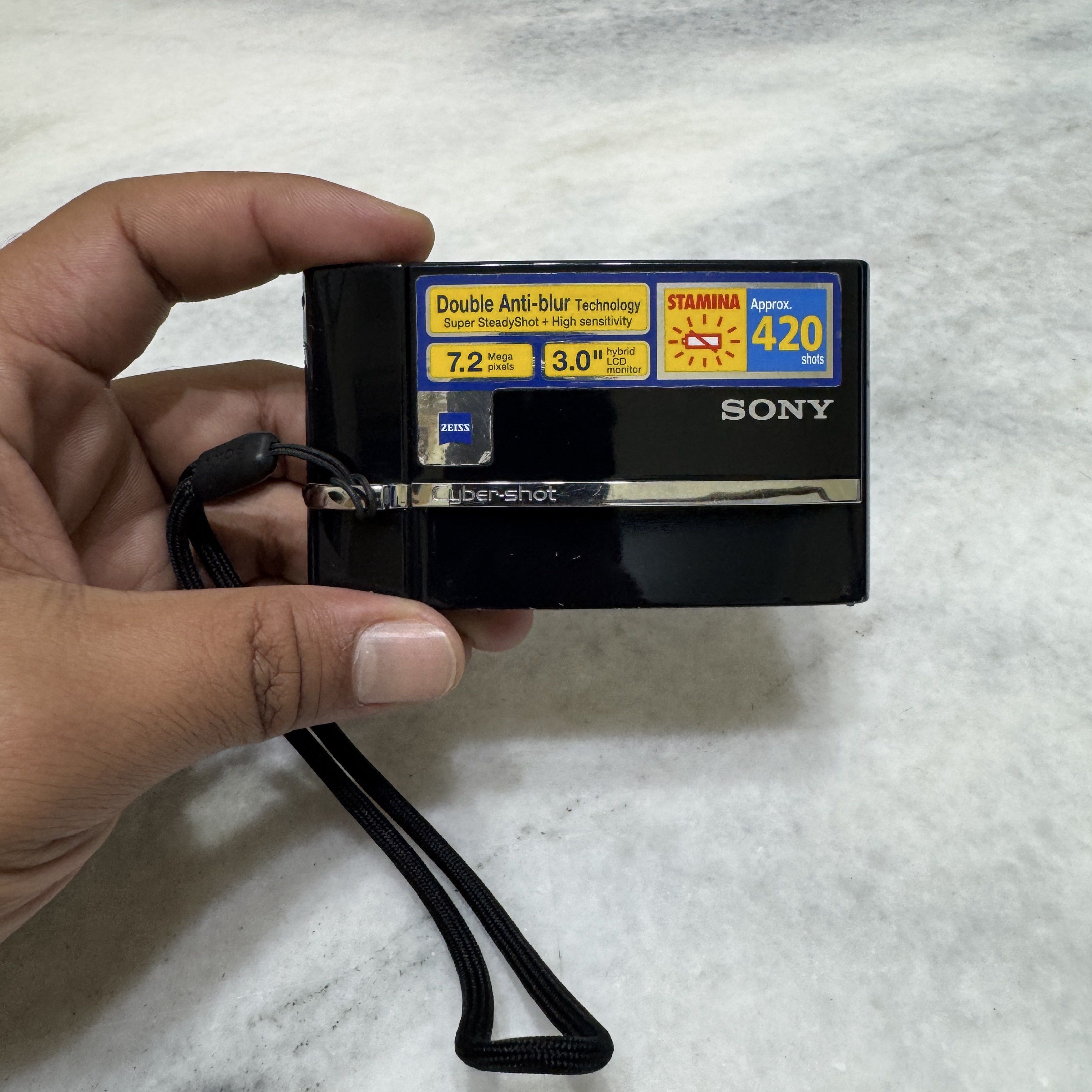 Sony Cyber-shot DSC-T30 Digital Camera, Photography, Cameras on Carousell