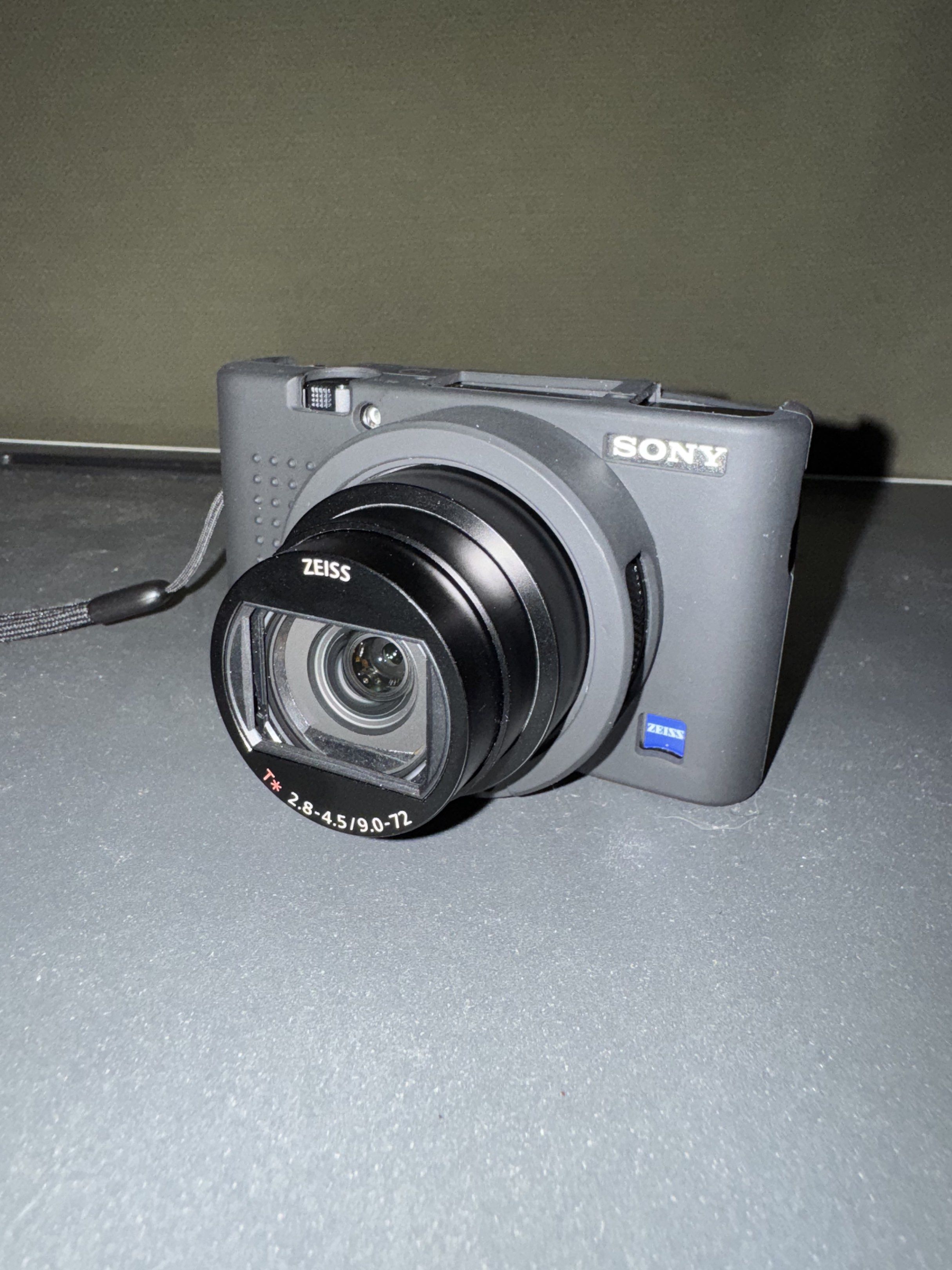 Sony RX100 Mark 7 Digital Camera, Photography, Cameras on Carousell