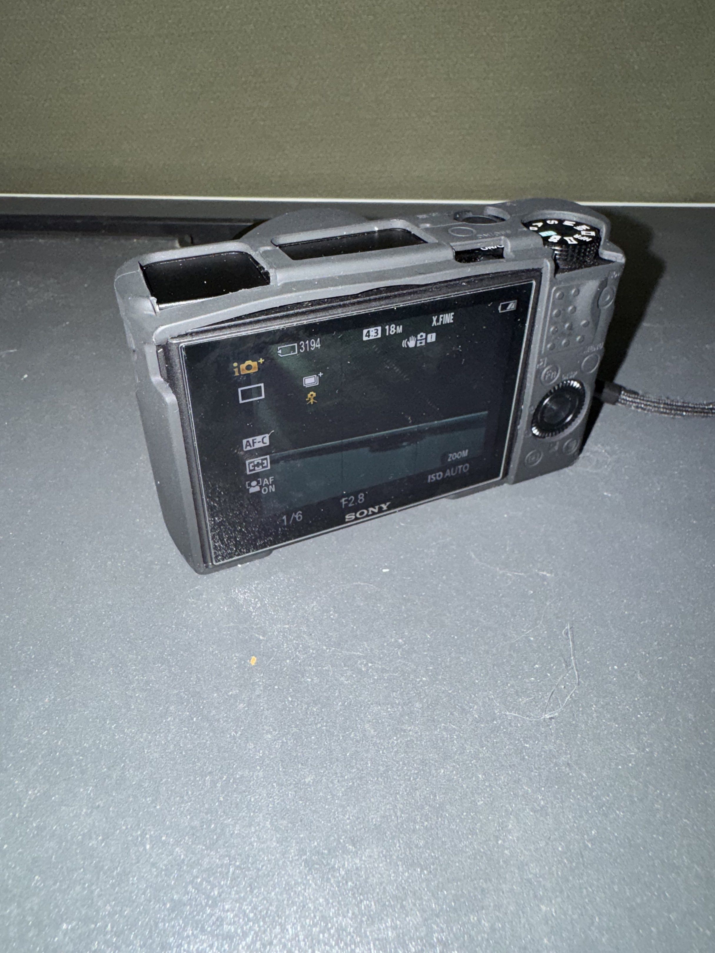 Sony RX100 Mark 7 Digital Camera, Photography, Cameras on Carousell