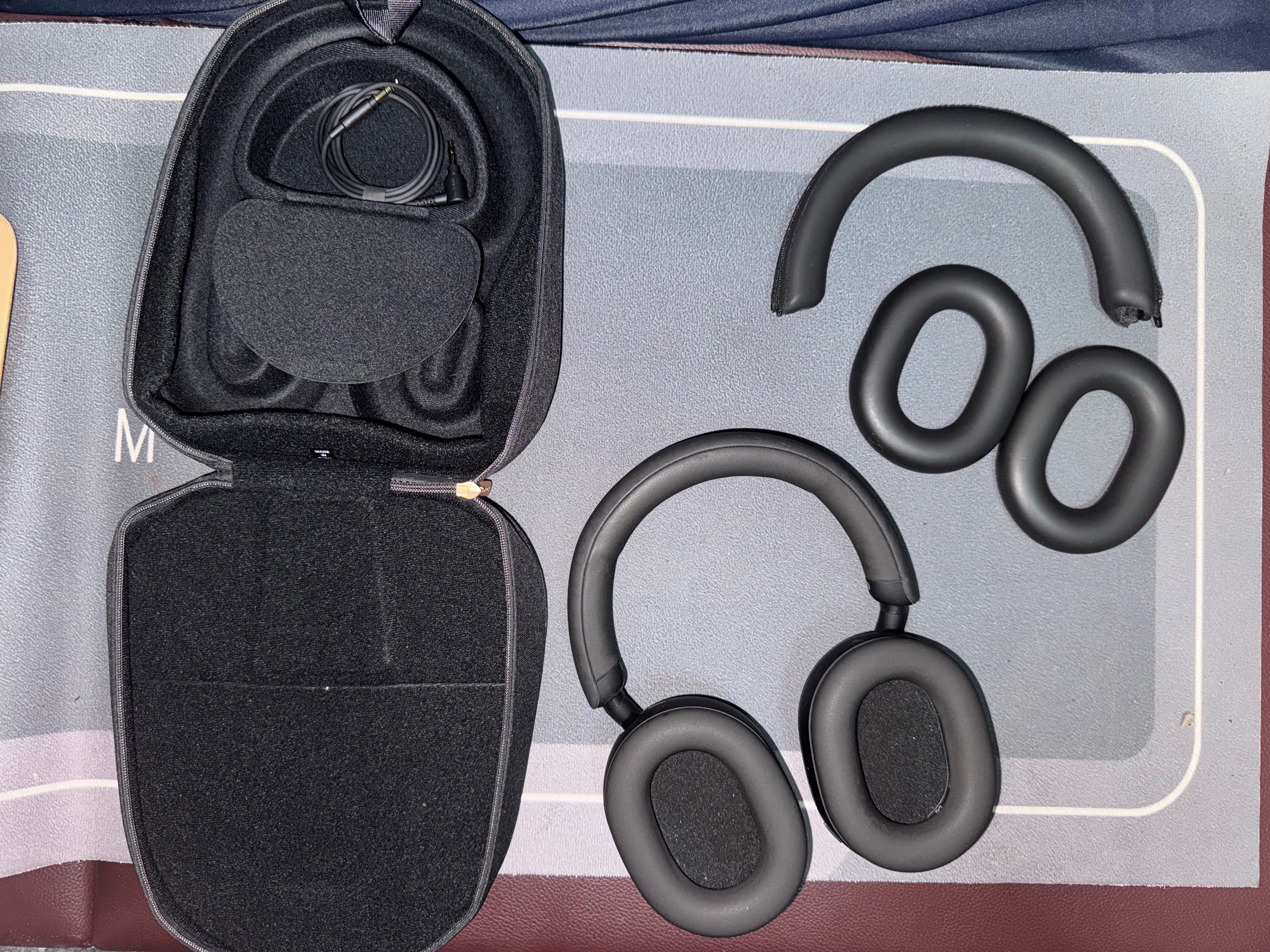 Sony XM5 Headphones , Audio, Headphones & Headsets on Carousell