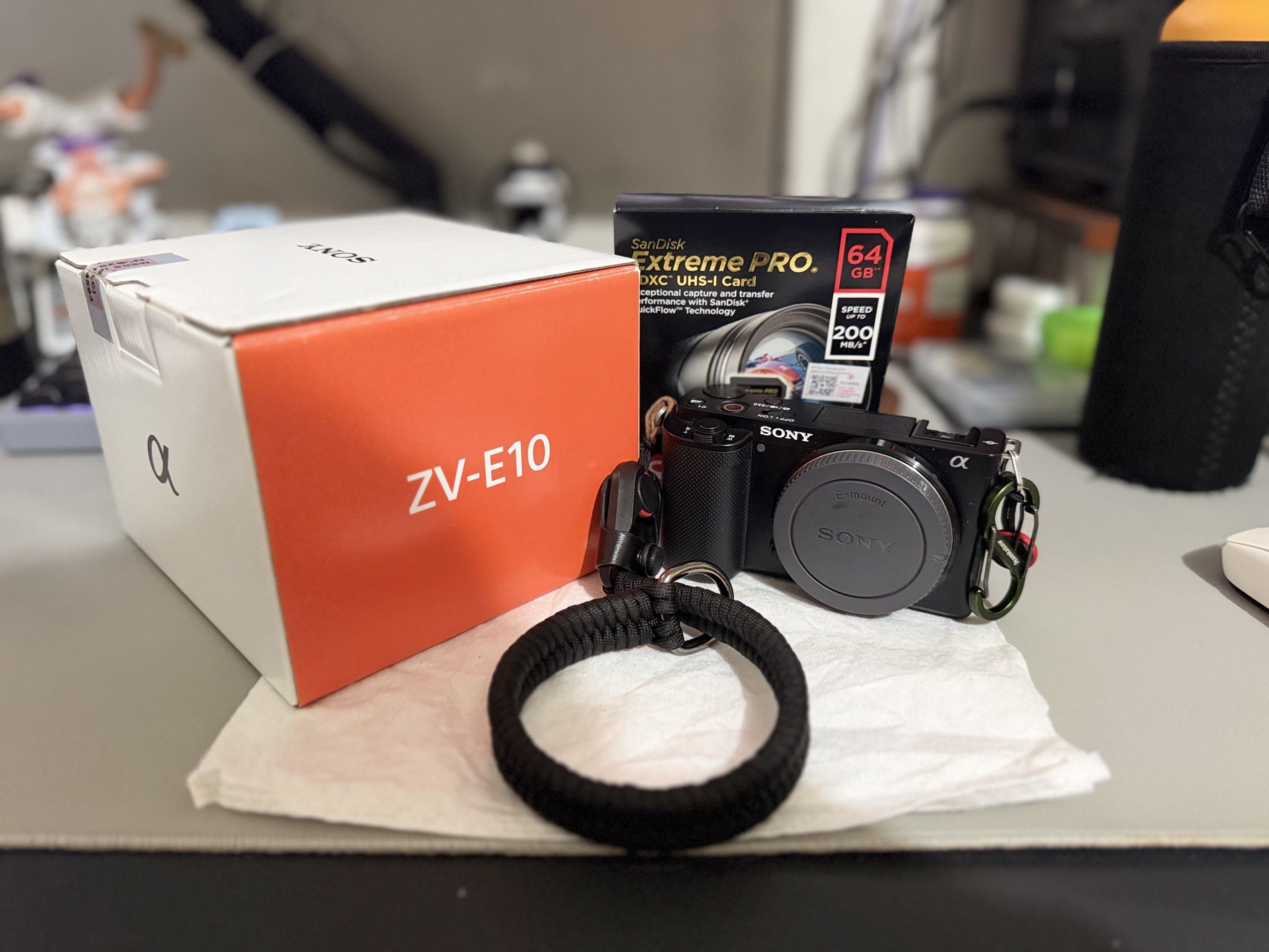 Sony ZV-E10 Camera body only, Photography, Cameras on Carousell