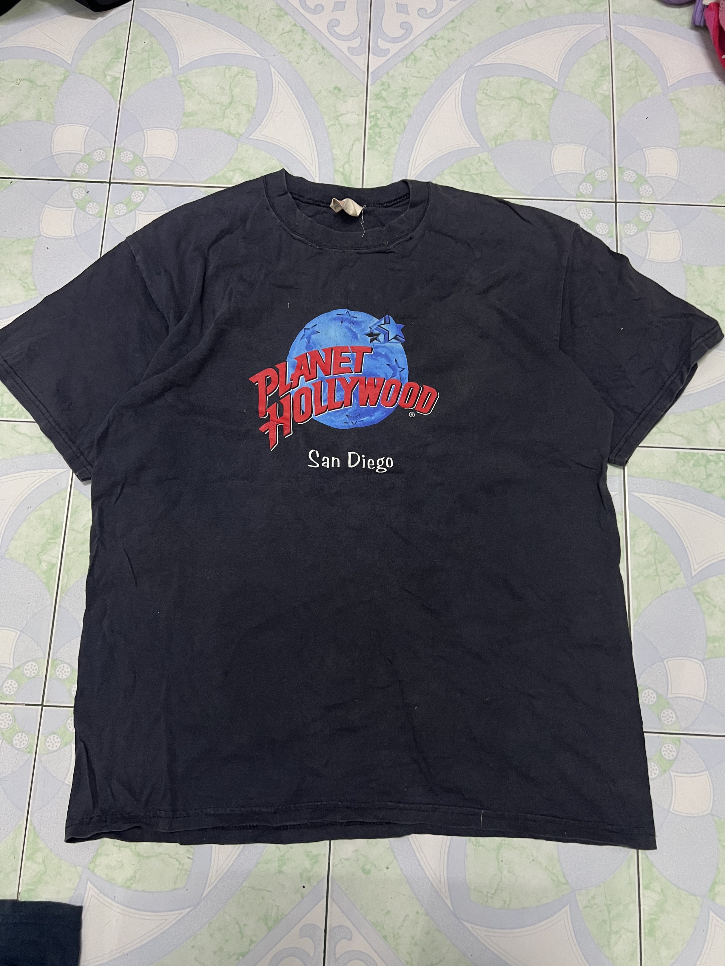 Vintage planet hollywood, Men's Fashion, Tops & Sets, Tshirts & Polo ...