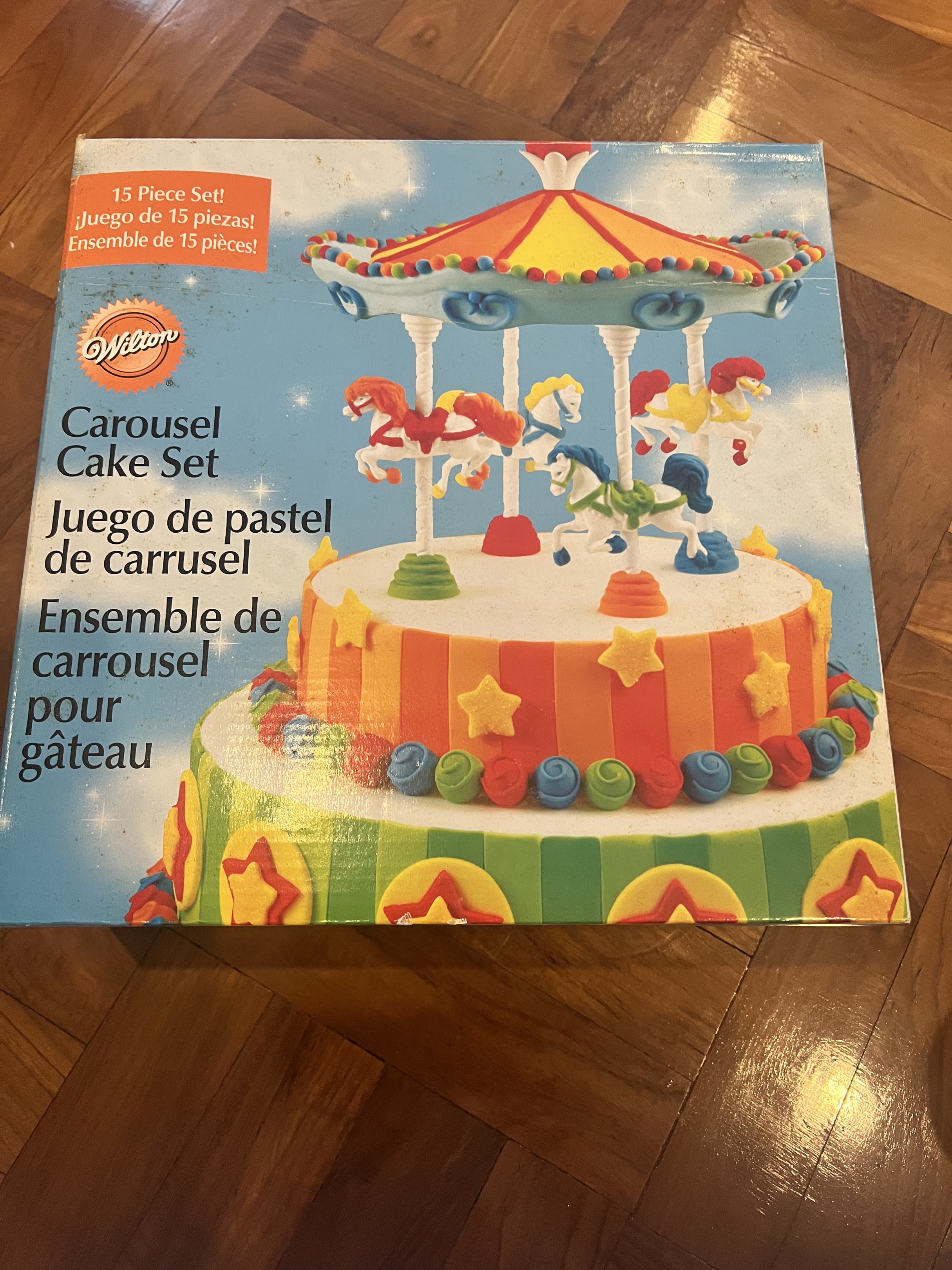 Wilton Carousel fairground horse Cake Set - 15 Piece Set, Furniture ...