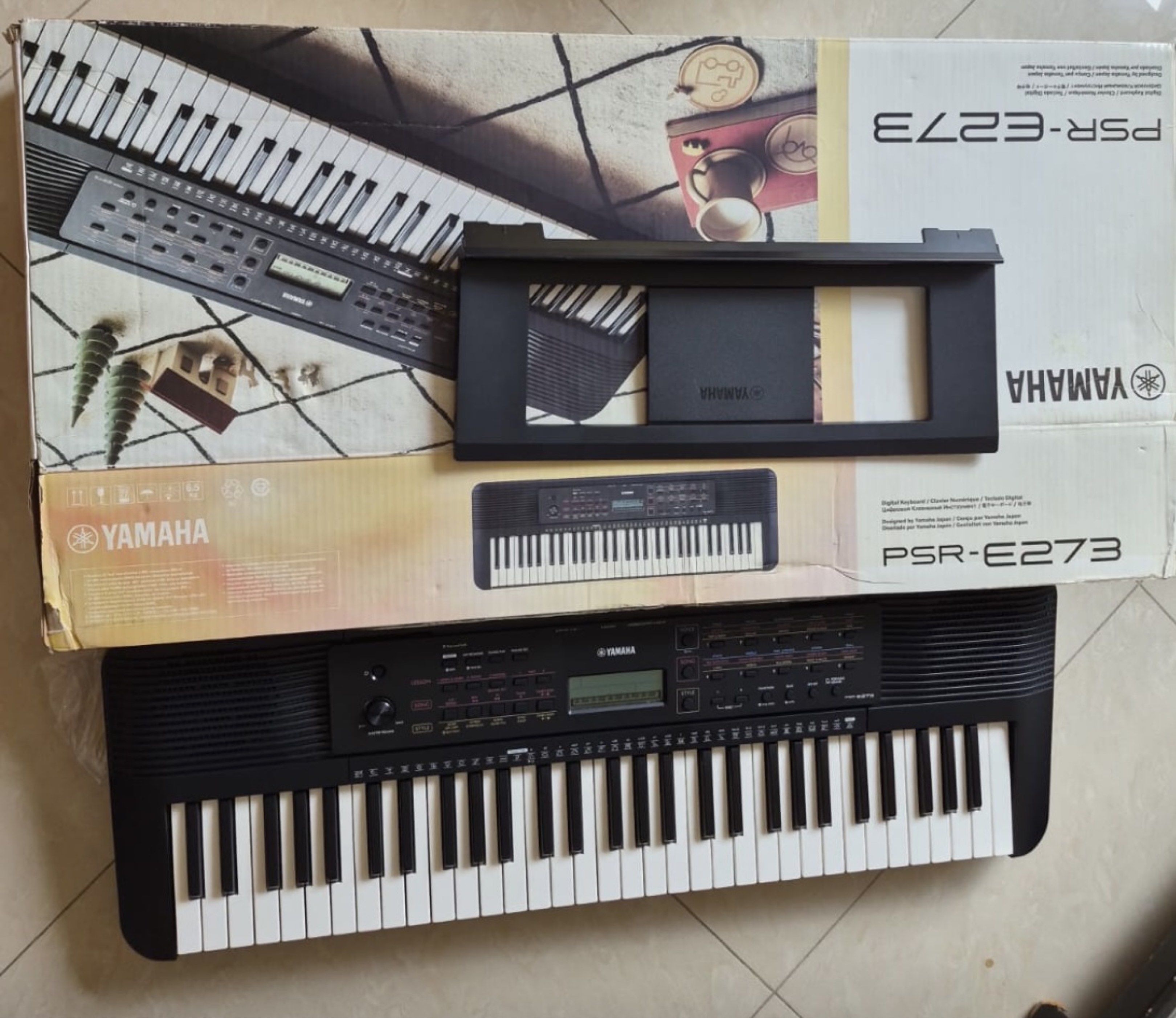 Yamaha PSR-E273 Digital Keyboard, Hobbies & Toys, Musical Instruments ...