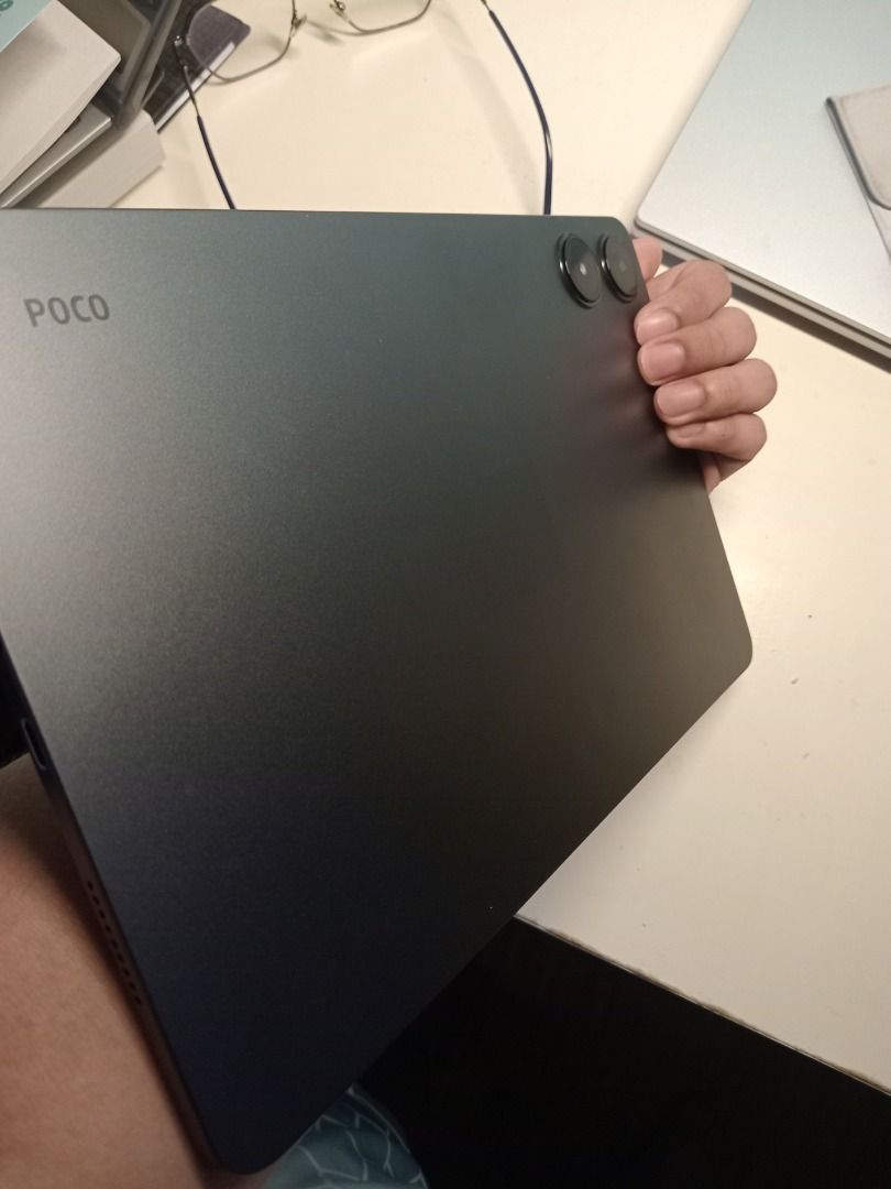 12.1" Poco Pad (8gb ram + 256gb Storage) pen+keyboard+case included ...