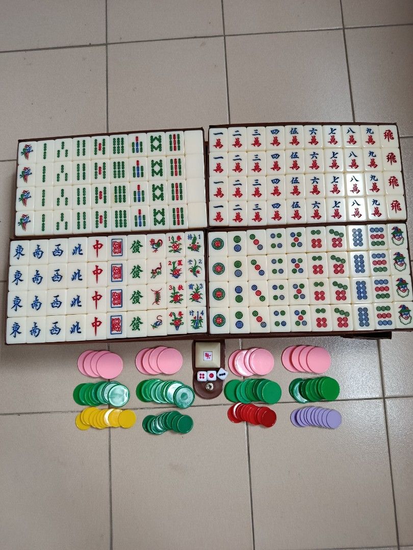 160 Tiles Mahjong Set with Brown Case, Hobbies & Toys, Toys & Games on ...