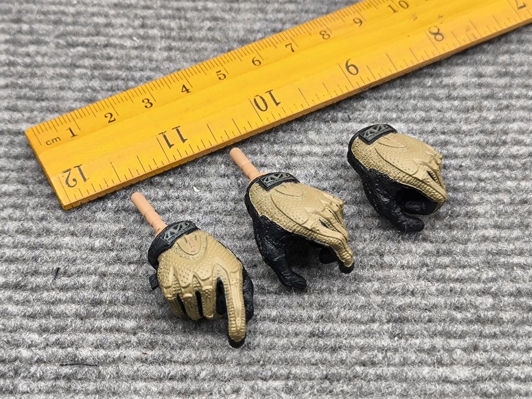 1/6 scale Toys Glove Hand with pegs, Hobbies & Toys, Toys & Games on ...