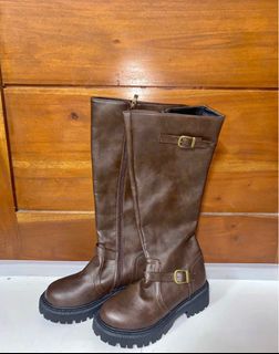 Future Seeds Knee High Boots, Women's Fashion, Footwear, Boots on Carousell