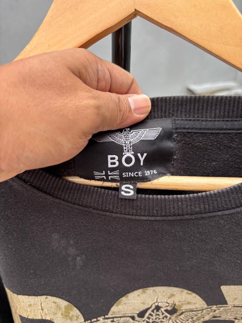 Cn boy london tempur, Fesyen Pria, Pakaian , Atasan di Carousell