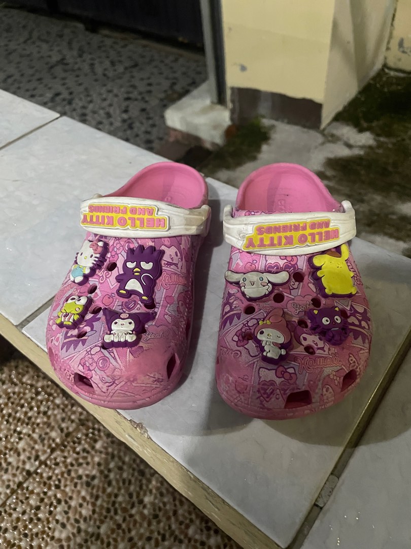 CROCS edisi sanrio original singapore hello kitty kuromi, Bayi & Anak ...