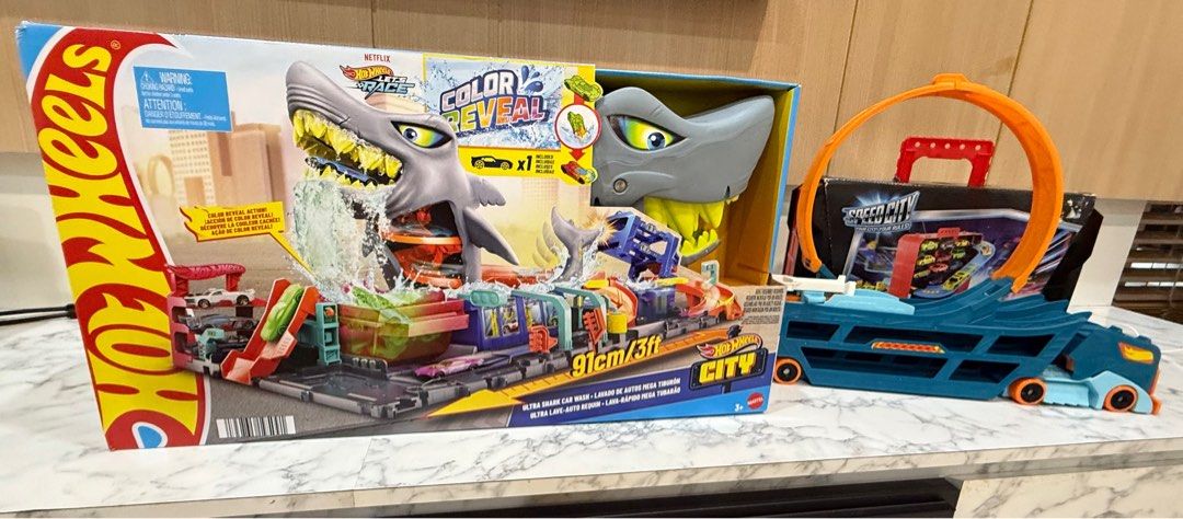 Hot Wheels City Ultra Shark Car Wash, Hobbies & Toys, Toys & Games on ...