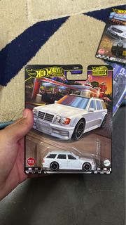 Hot Wheels Premium Mercedes-Benz E 36 AMG Wagon Loose, Hobbies & Toys ...