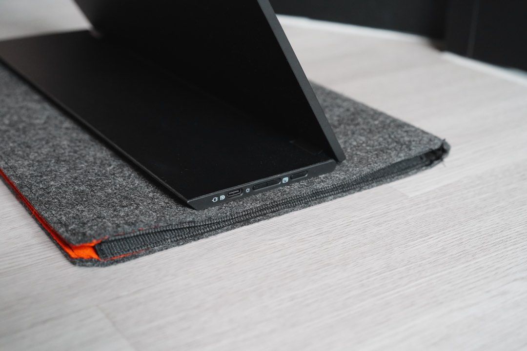 Lenovo ThinkVision M15 - portable monitor, Computers & Tech, Parts ...