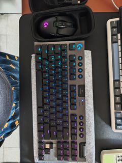 Logitech MK250 Compact Wireless Keyboard and Mouse, Computers & Tech ...