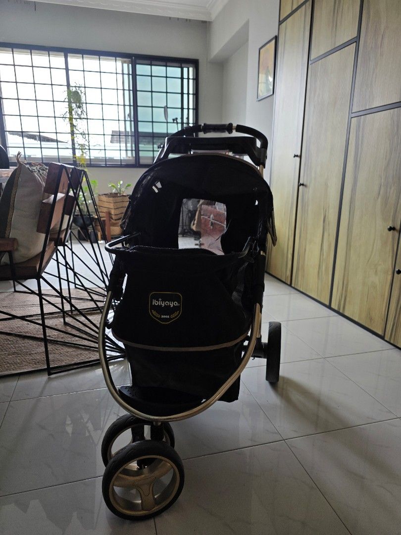 Monarch Baby Stroller - Black and Gold, Pet Supplies, Homes & Other Pet ...