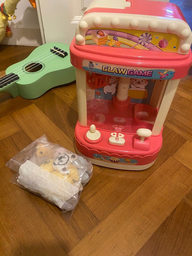 Pink Claw Game Machine with Plushies, Hobbies & Toys, Toys & Games on ...