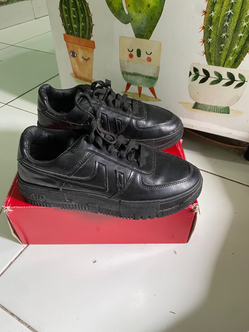 Sepatu unisex PVN, Fesyen Pria, Sepatu , Sneakers di Carousell