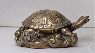 TMNT Raphael [red eye mask ninja turtle] in his signature pose wielding ...