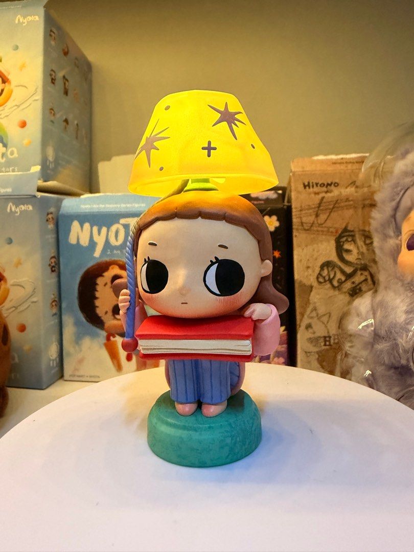 Nyota Nightlight Star Popmart, Hobbies & Toys, Collectibles ...