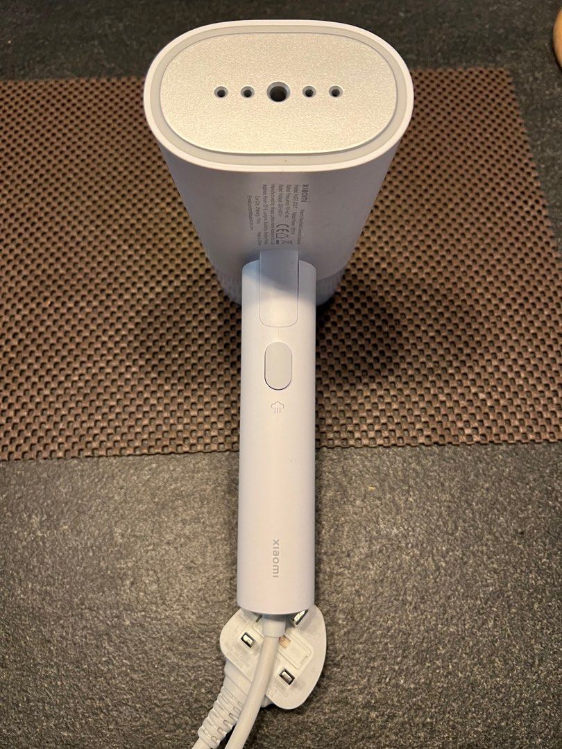Xiaomi Handheld Garment Steamer MJGTU02LF, 家庭電器, 熨斗及掛熨機 - Carousell