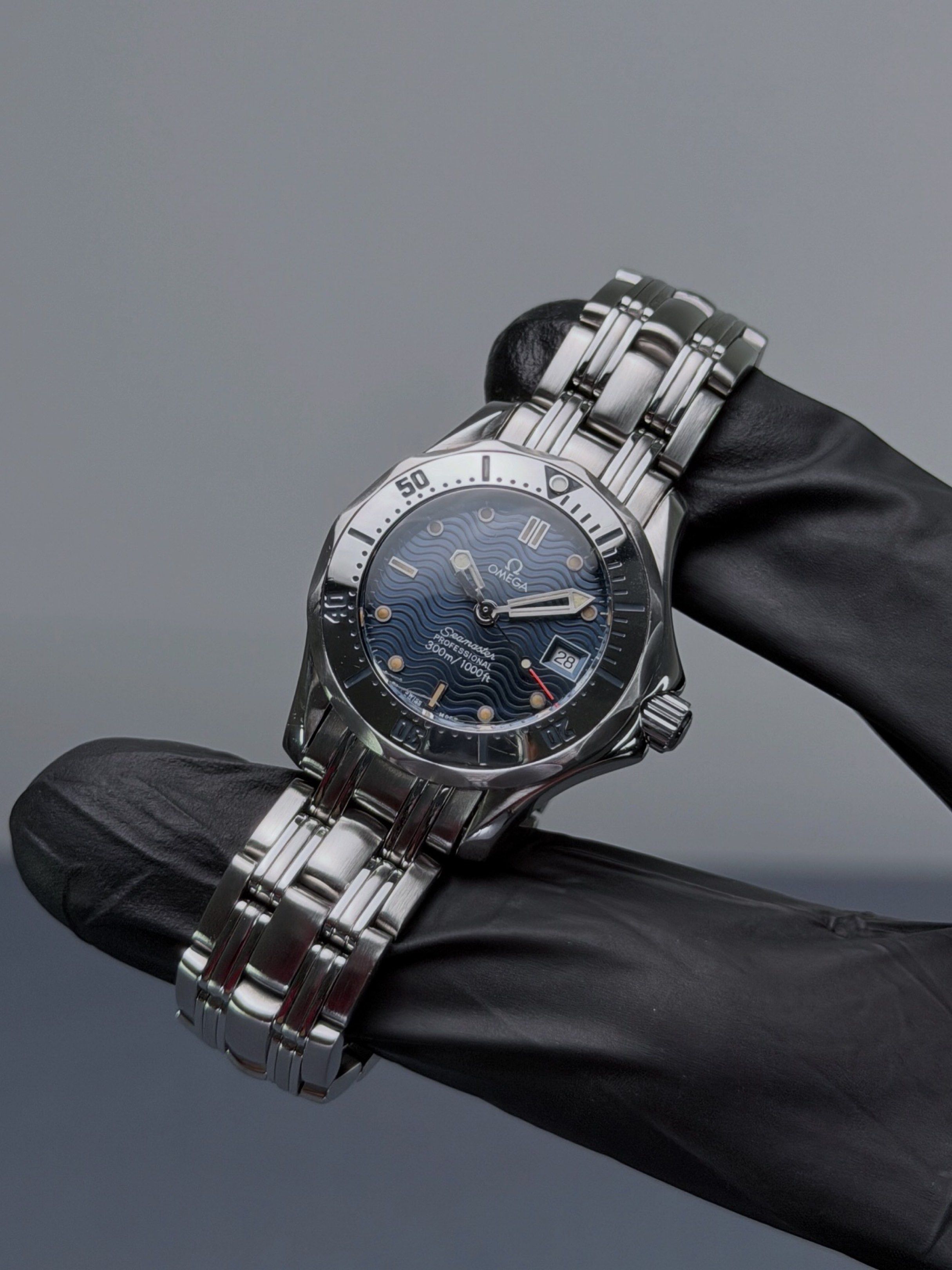 1995 28mm Omega Seamaster Professional 300M ref.2582.80 Blue Waffle ...
