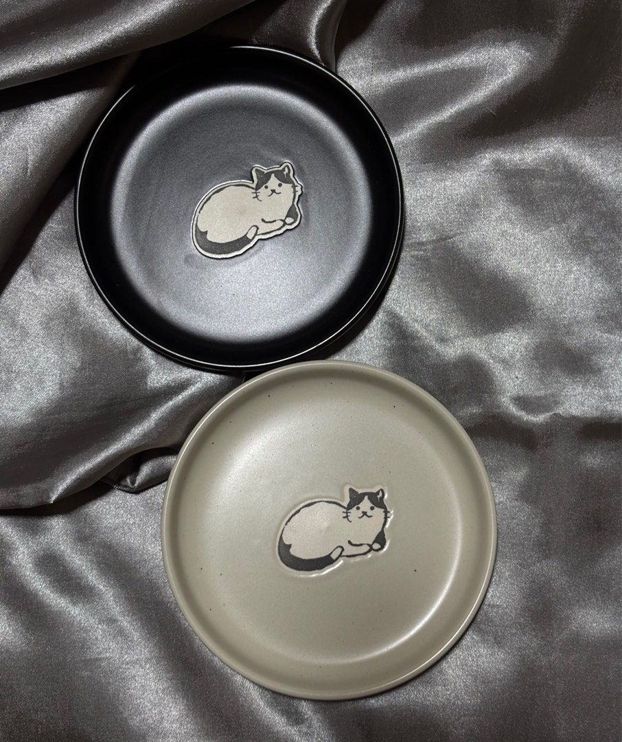 🇯🇵 Monotone ceramic cat plate 🐈‍⬛ 🐈 🍽️, Furniture & Home Living ...