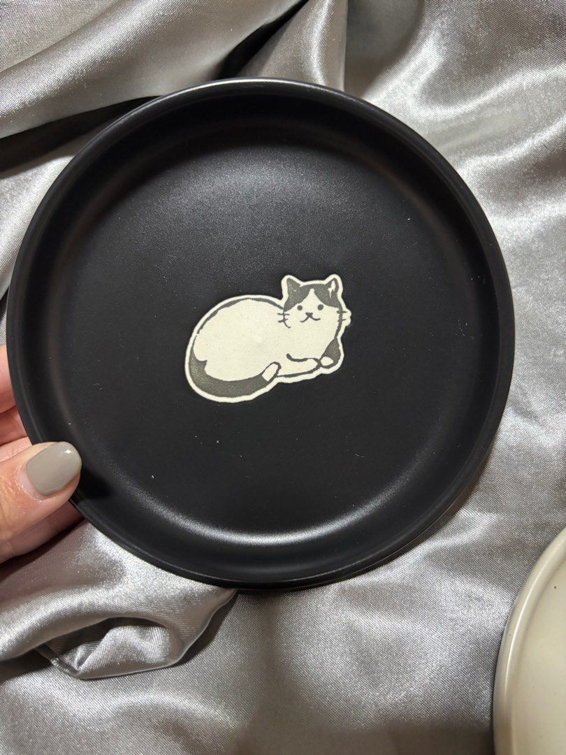 🇯🇵 Monotone ceramic cat plate 🐈‍⬛ 🐈 🍽️, Furniture & Home Living ...