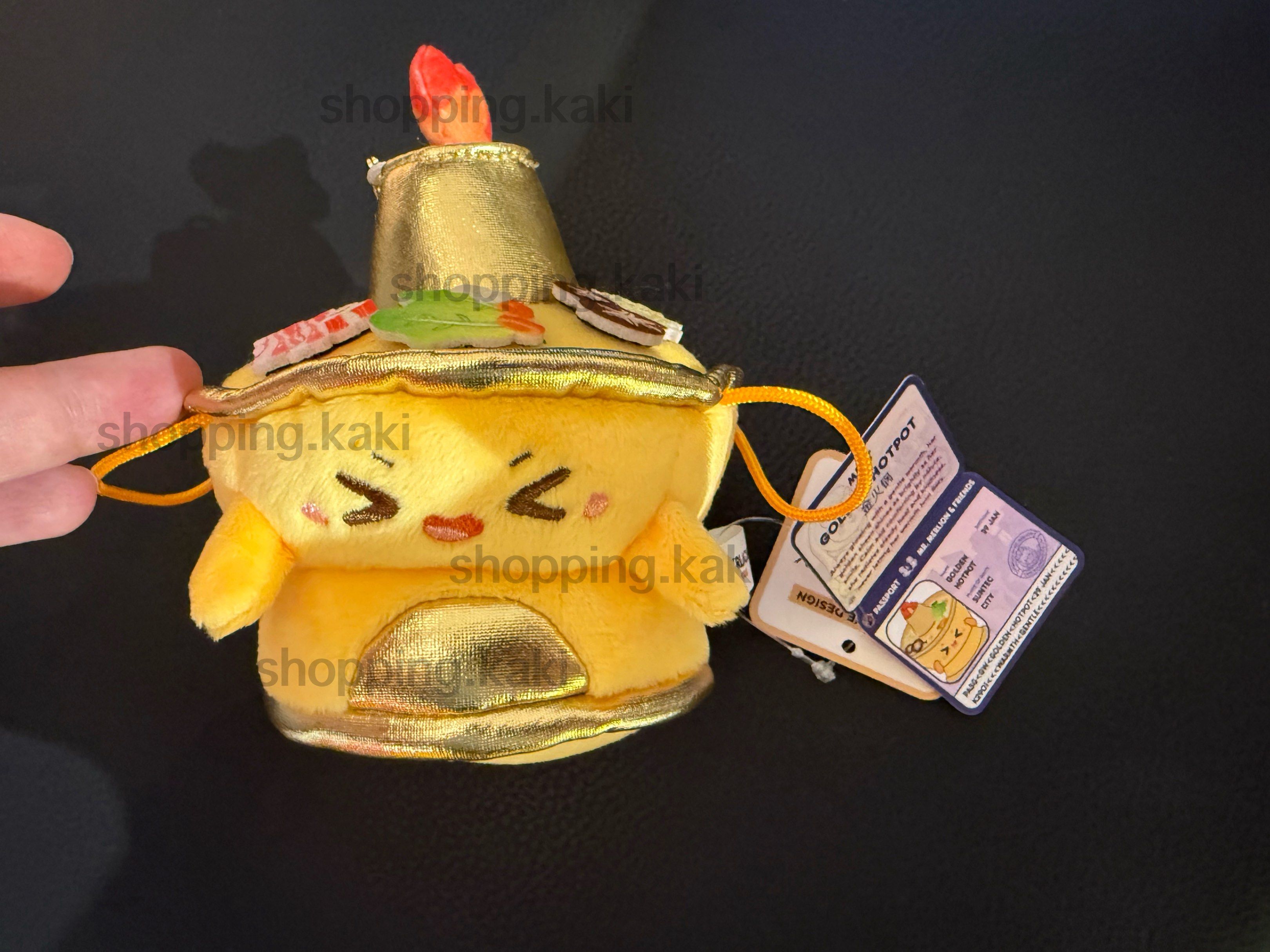 *Last one* BNWT Brand New Mr Merlion Suntec Gold Golden Hotpot Keychain ...