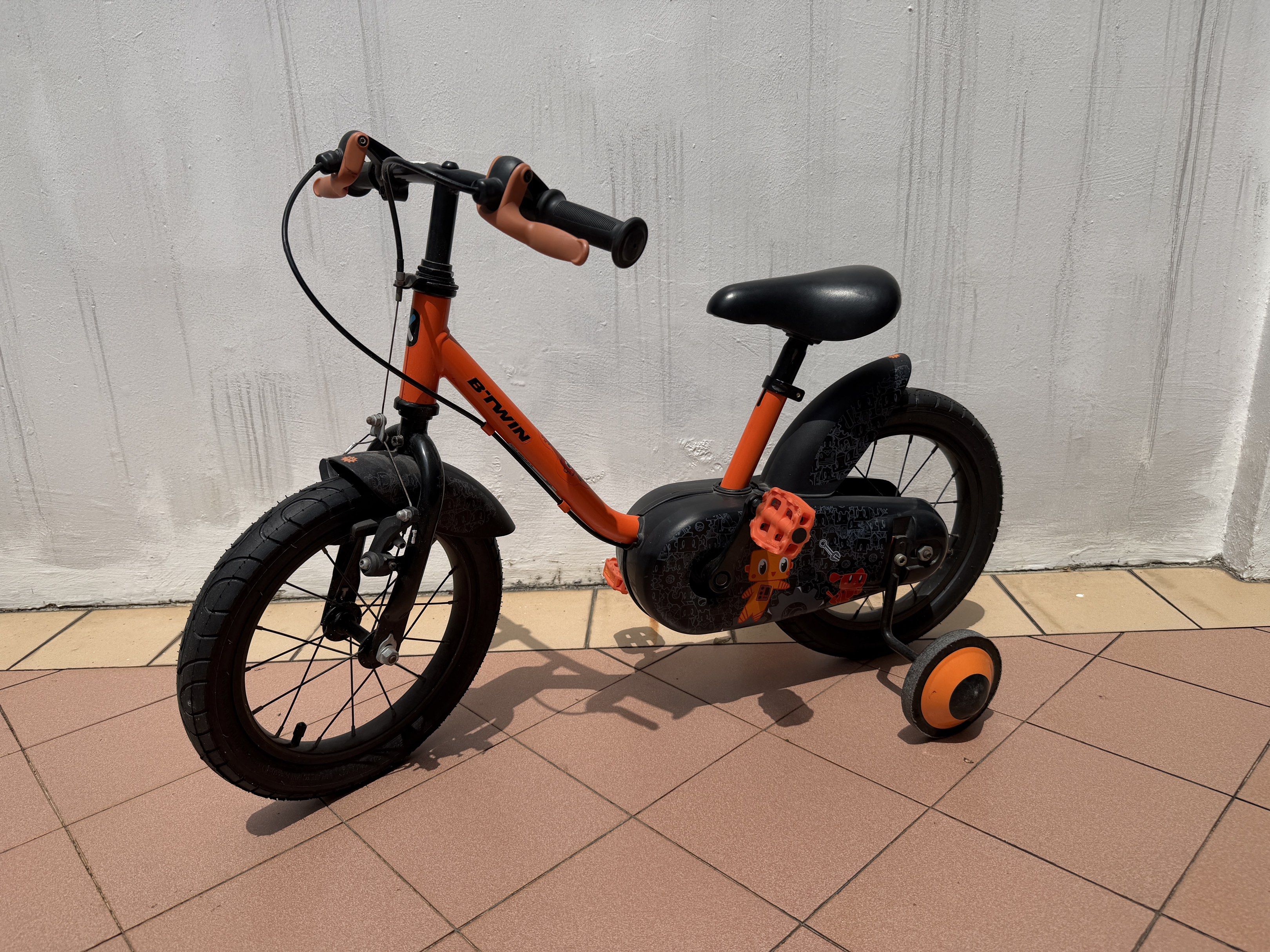 BTWIN 14-inch Kids' Bike with Training Wheels, Sports Equipment ...