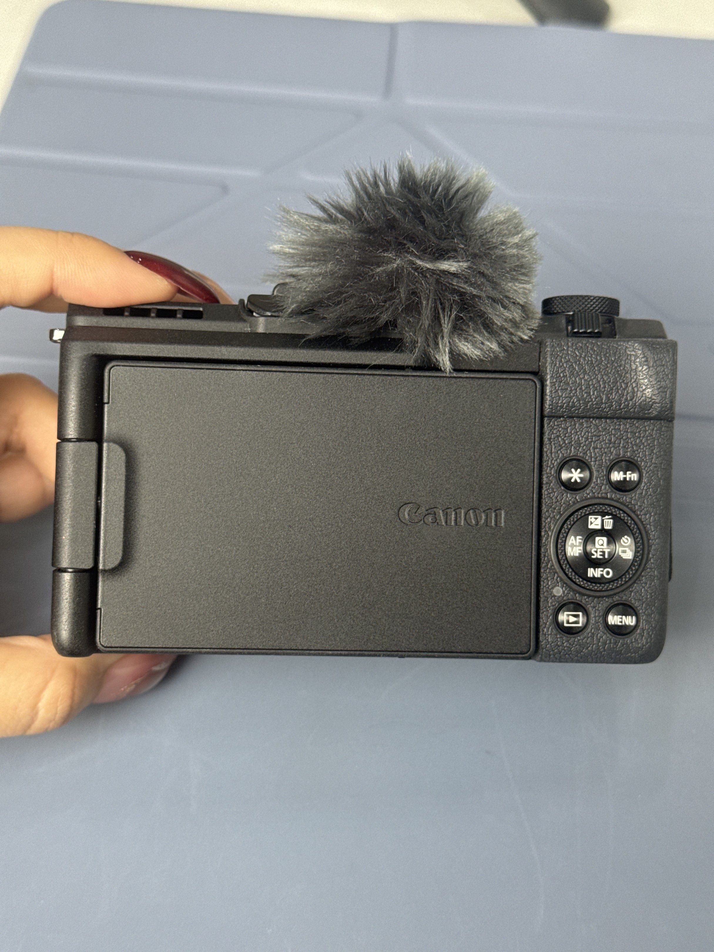 Canon PowerShot V1 Camera with her Microphone, Photography, Cameras on ...