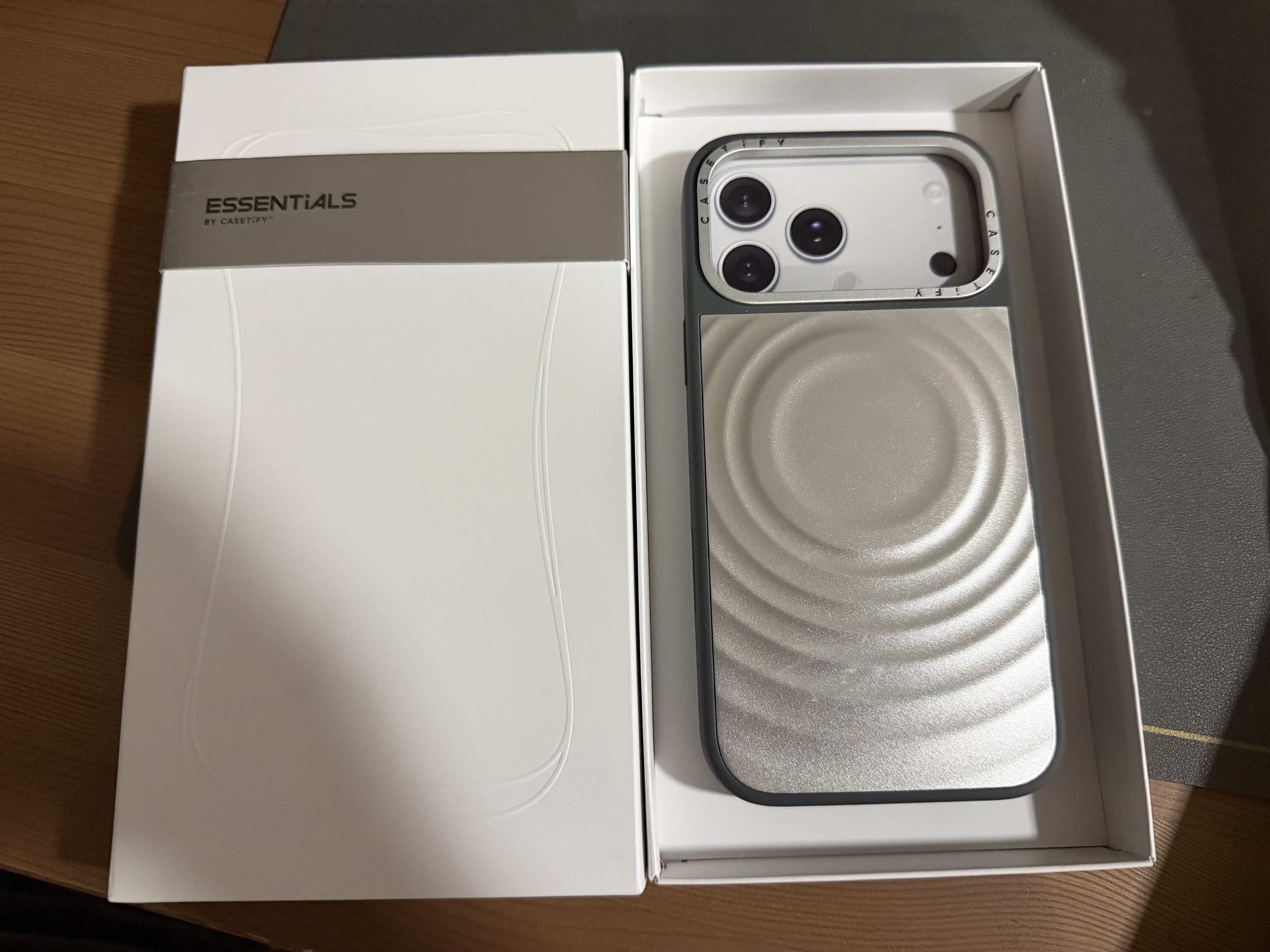 CASETiFY Ripple Alloy iPhone 17 Pro Max, Mobile Phones & Gadgets ...