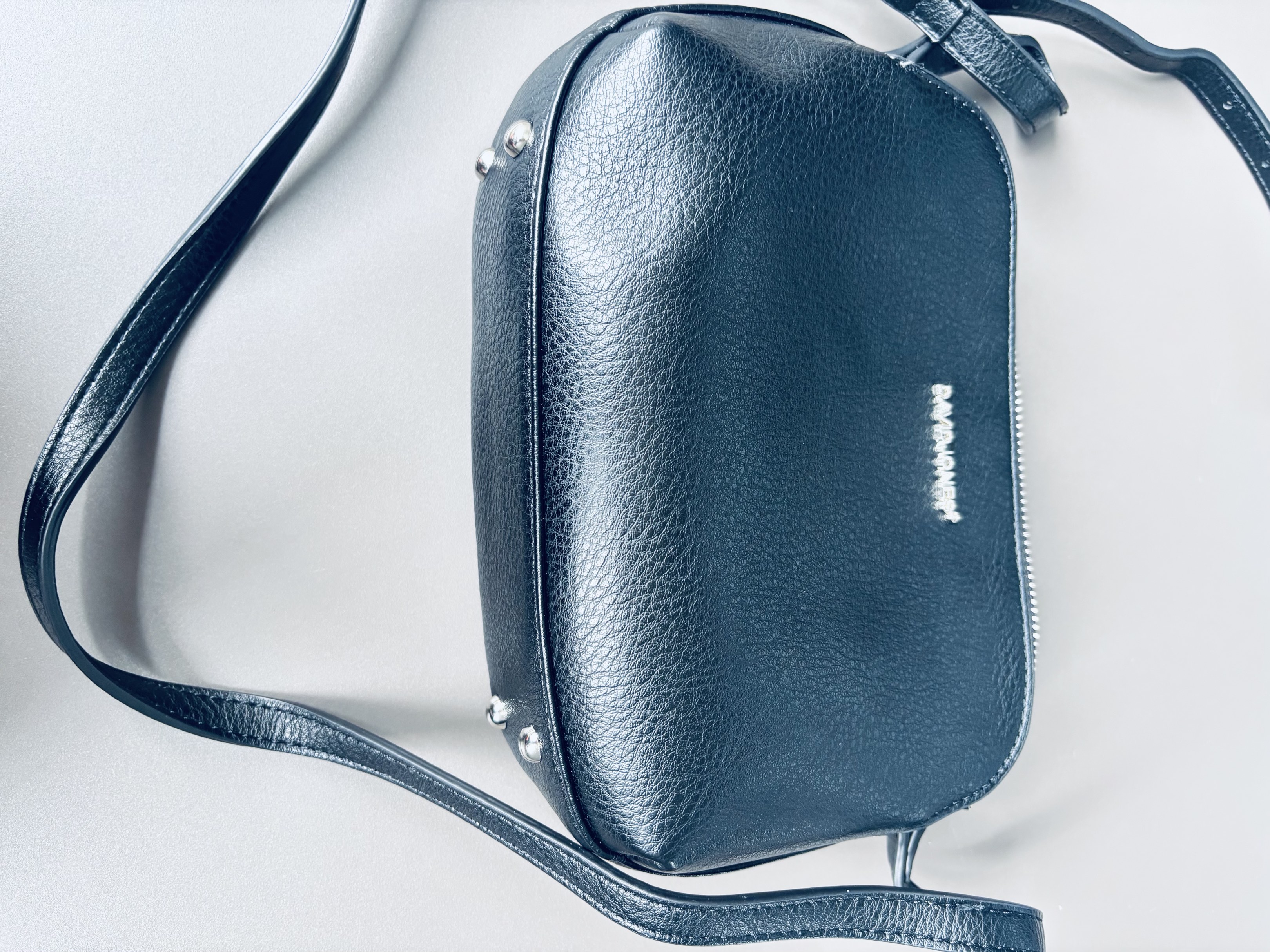 David Jones Black Crossbody Bag, Women's Fashion, Bags & Wallets, Cross ...