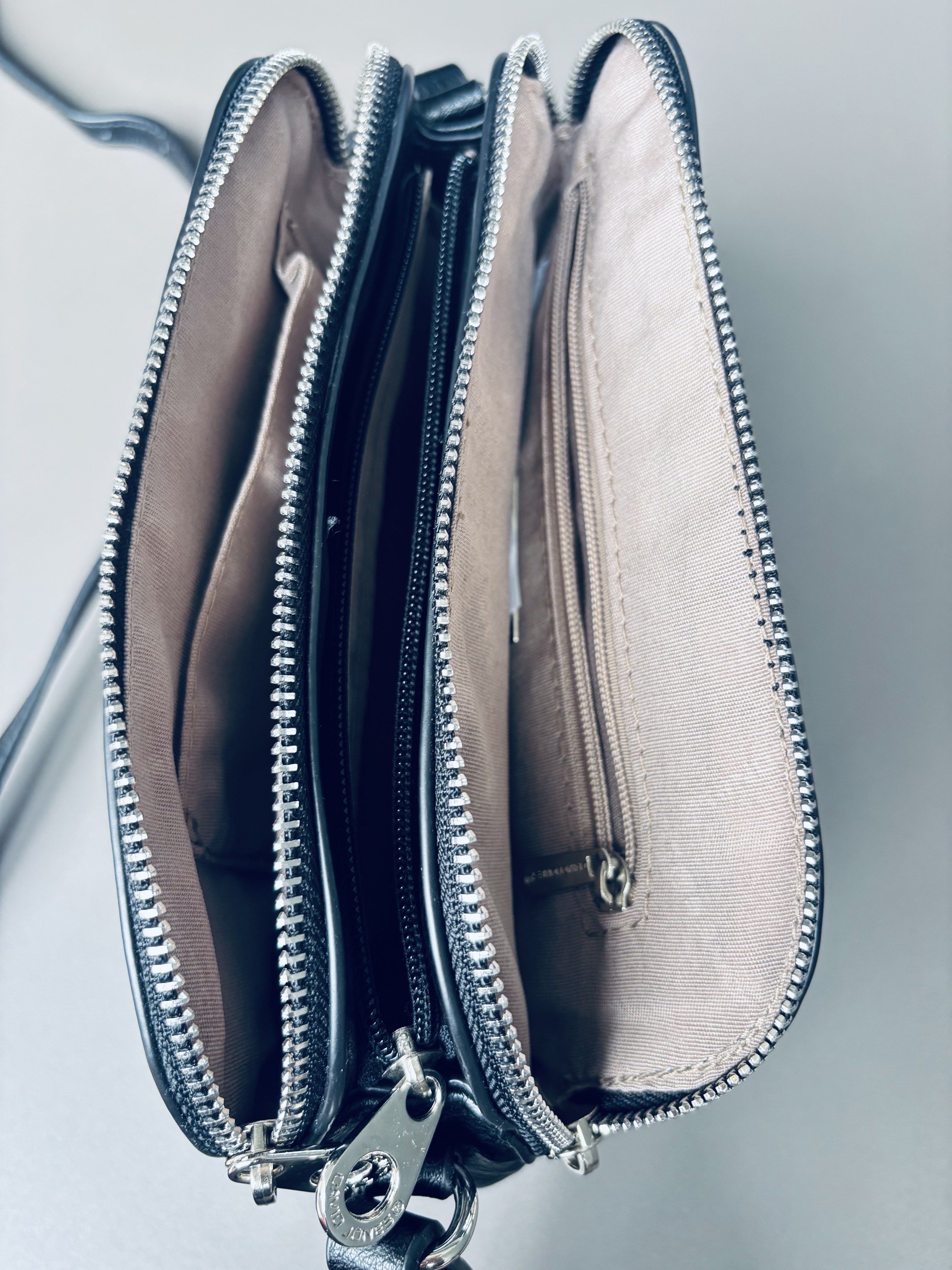 David Jones Black Crossbody Bag, Women's Fashion, Bags & Wallets, Cross ...