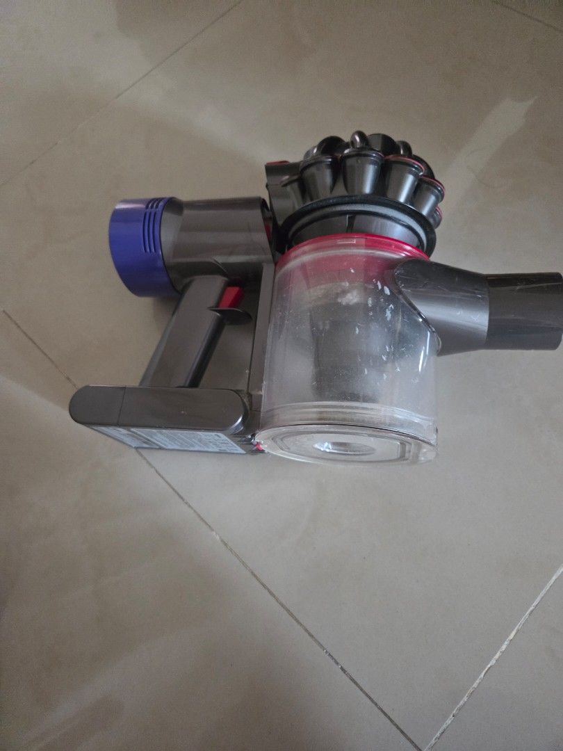 Dyson Cordless Vacuum Cleaner v7, TV & Home Appliances, Vacuum Cleaner ...