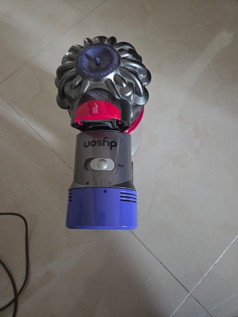 Dyson Cordless Vacuum Cleaner v7, TV & Home Appliances, Vacuum Cleaner ...