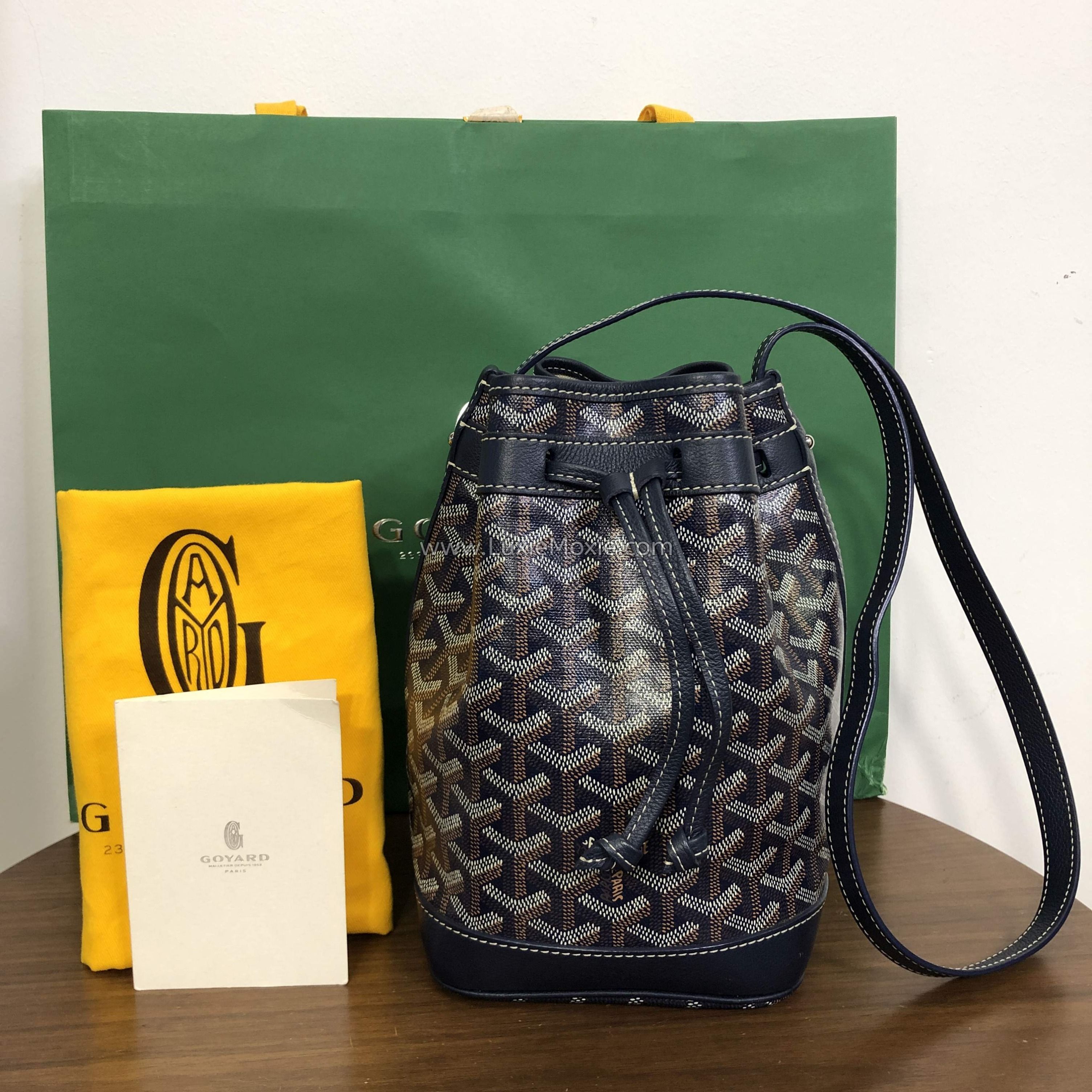 GOYARD Petit Flot PM Bucket Bag in Navy Goyardine Canvas (Year 2025 ...