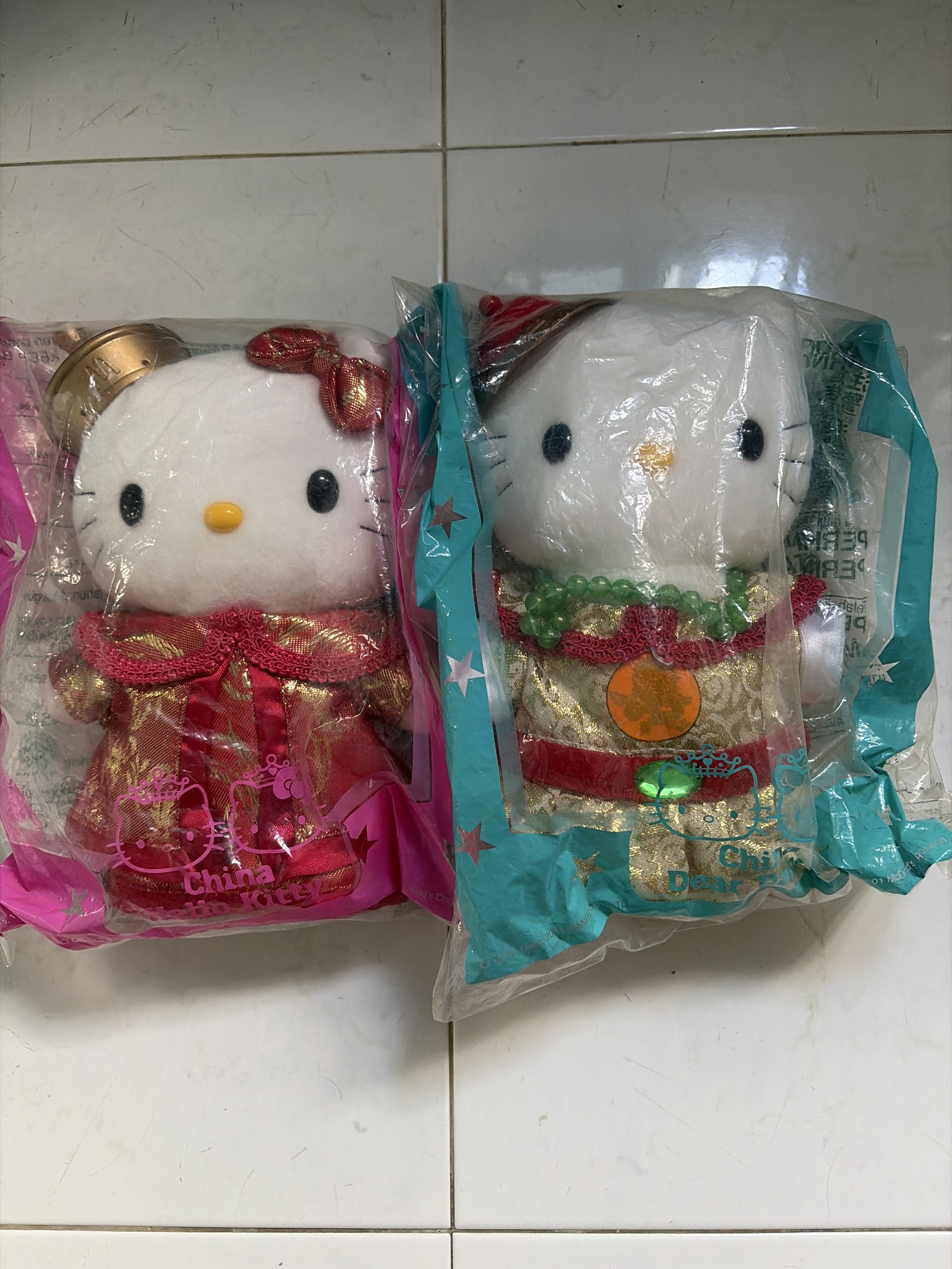 Grab it! Hello Kitty China Plush Toys flown from Hong Kong, Hobbies ...