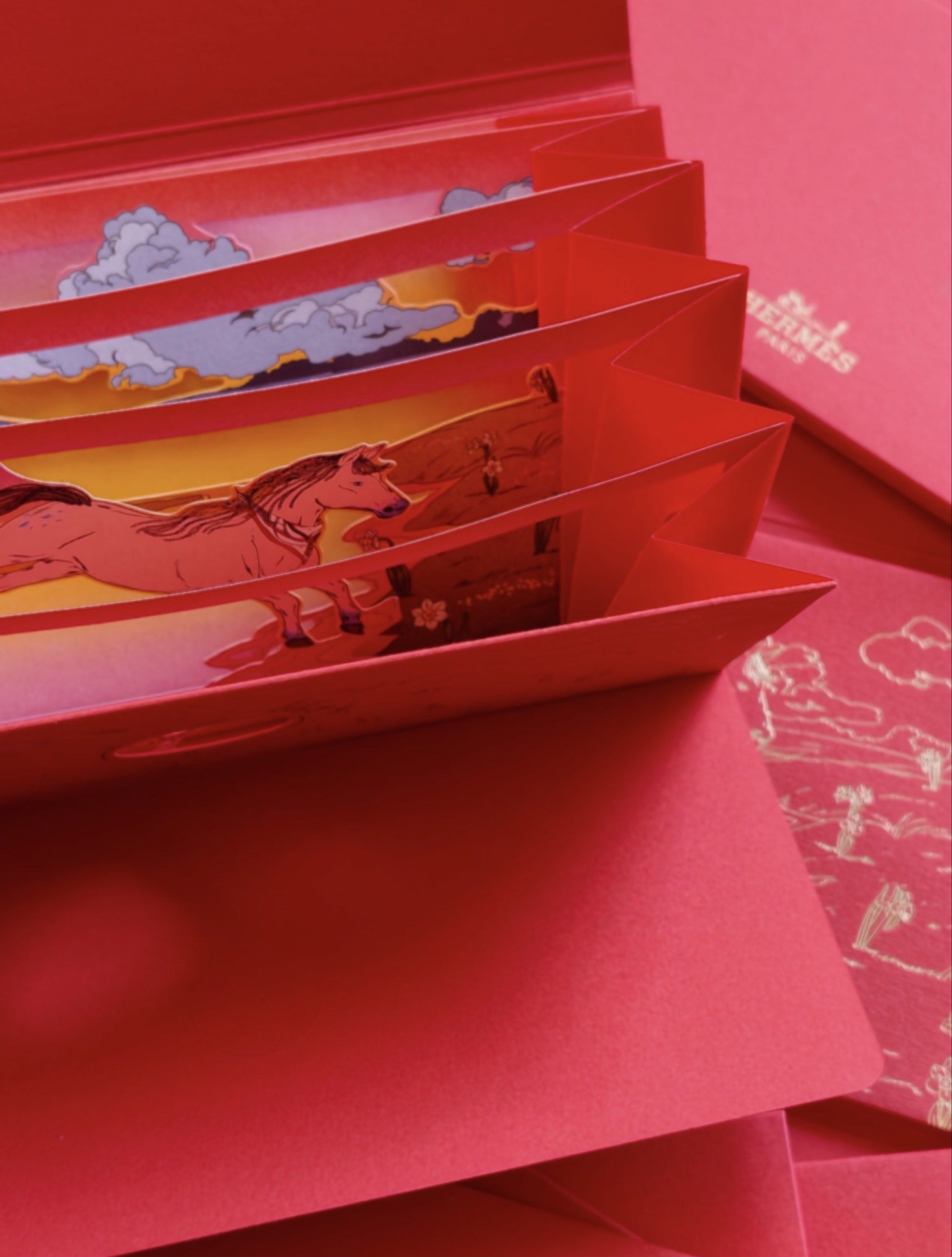 Hermès Red Packet 2026馬年利是封 3盒, 名牌, 飾物及配件 - Carousell