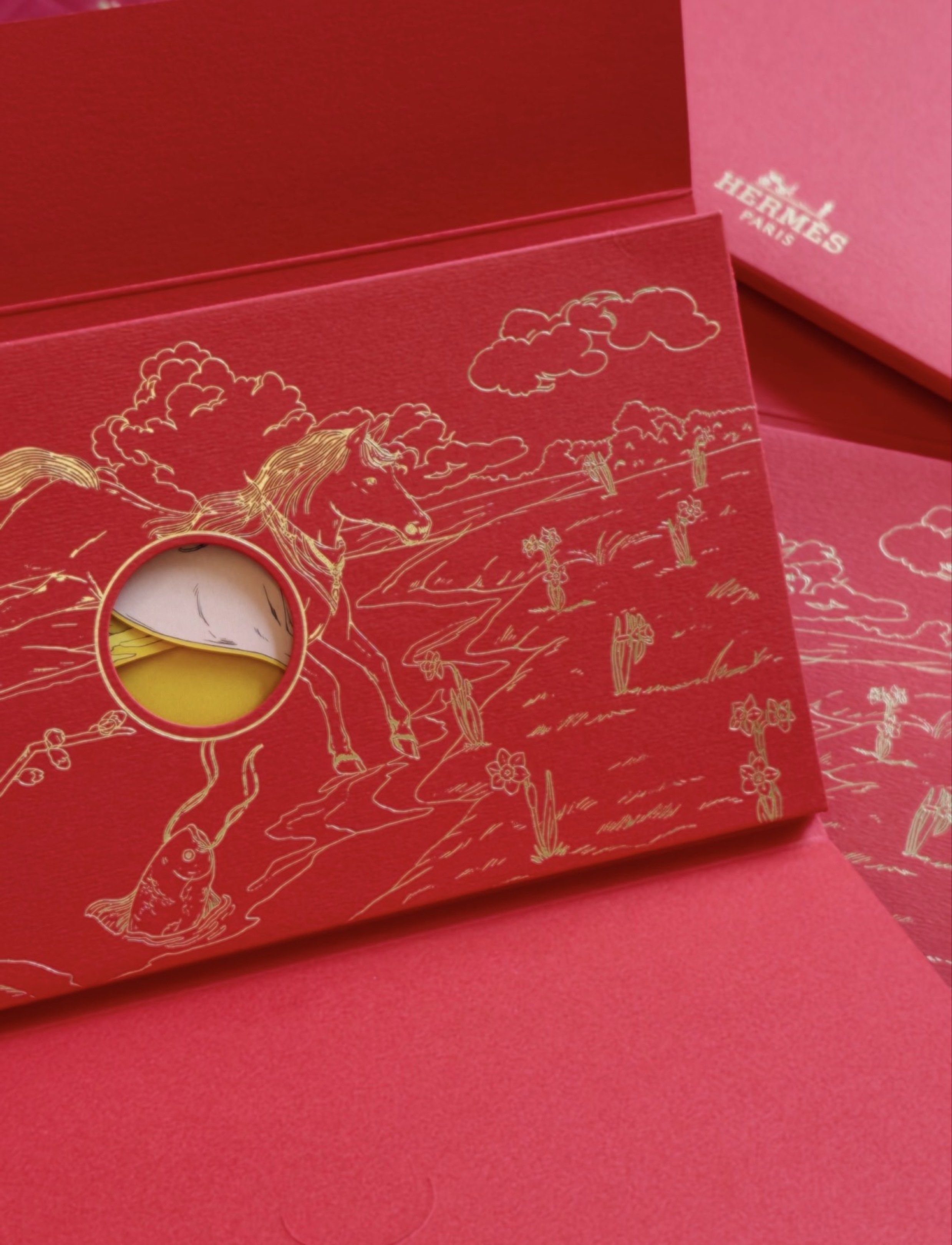 Hermès Red Packet 2026馬年利是封 3盒, 名牌, 飾物及配件 - Carousell