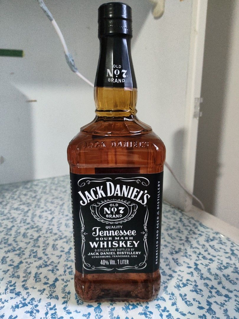 Jack Daniels Whiskey 1L, Food & Drinks, Alcoholic Beverages on Carousell
