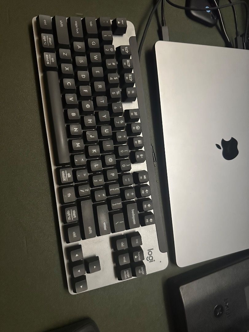 Logitech Signature K855 Keyboard Bluetooth Wireless 84 Keys Bolt ...