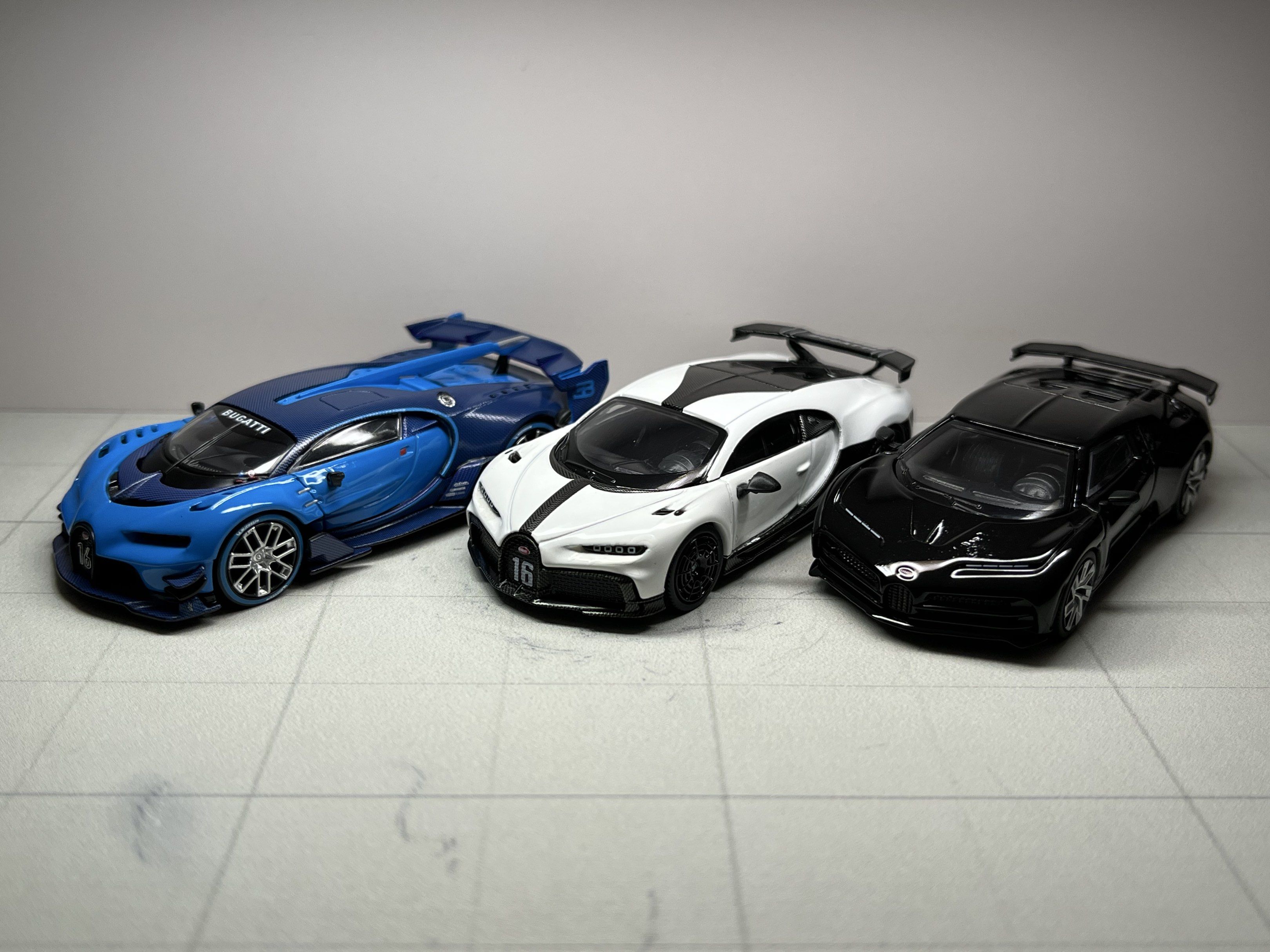 LOT COMBO MINIGT BUGATTI CHIRON PUR SPORT, CENTODIECI & VISION GT ...